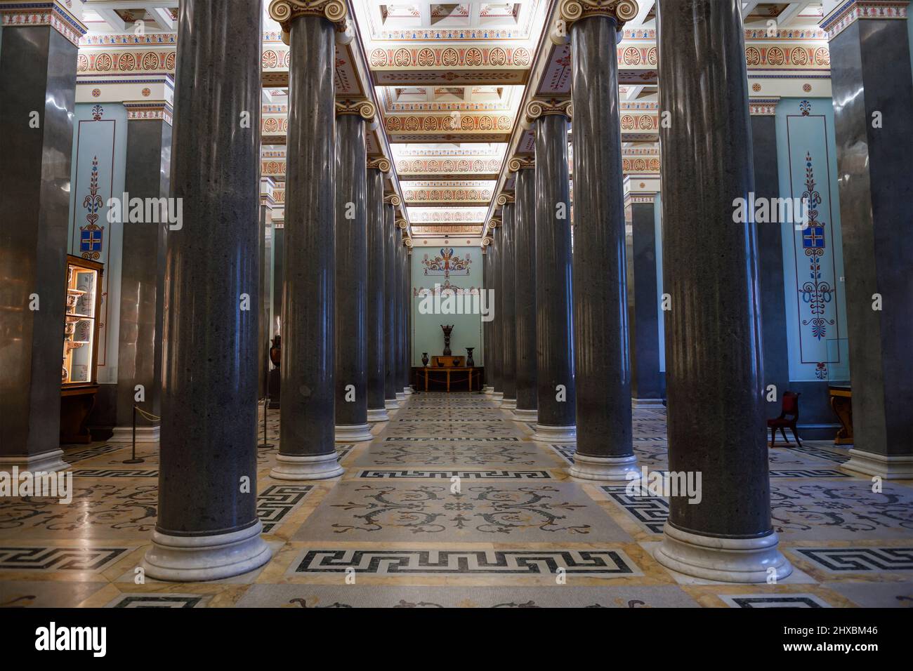 Twenty column hall hi-res stock photography and images - Alamy
