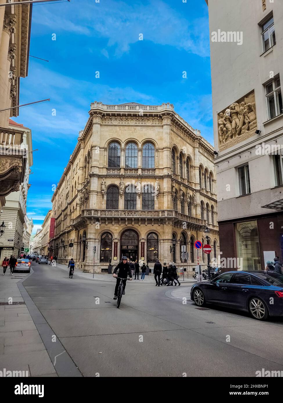 VIENNA, AUSTRIA, 19 FEBRUARY 2022: The famous and historical Cafe ...