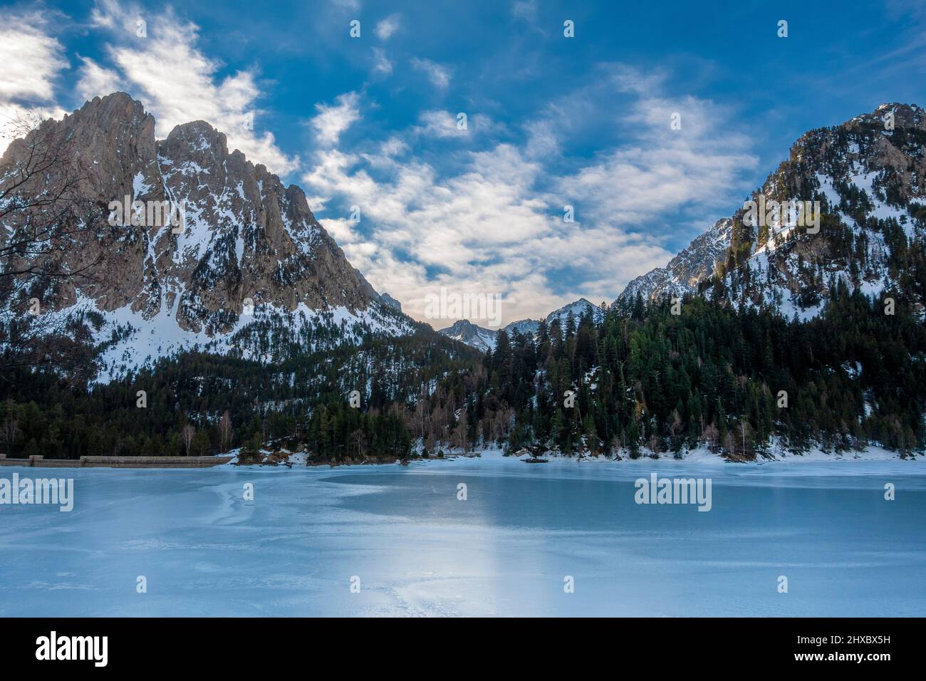 Winter mountain scenery in the Aigüestortes i Estany de Sant Maurici ...