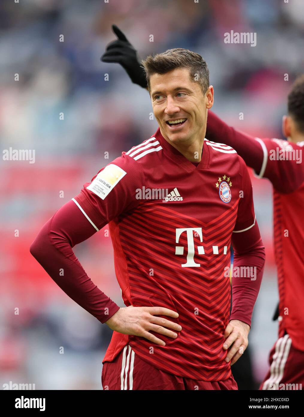 Robert lewandowski fc bayern muenchen hi-res stock photography and ...