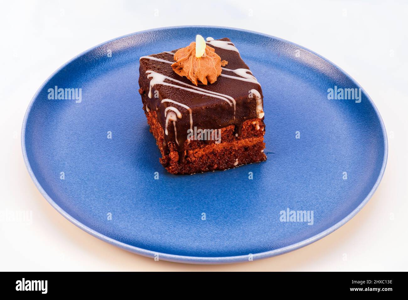 Cake (Amandina), Popular cake during the Communist period in Romania ...