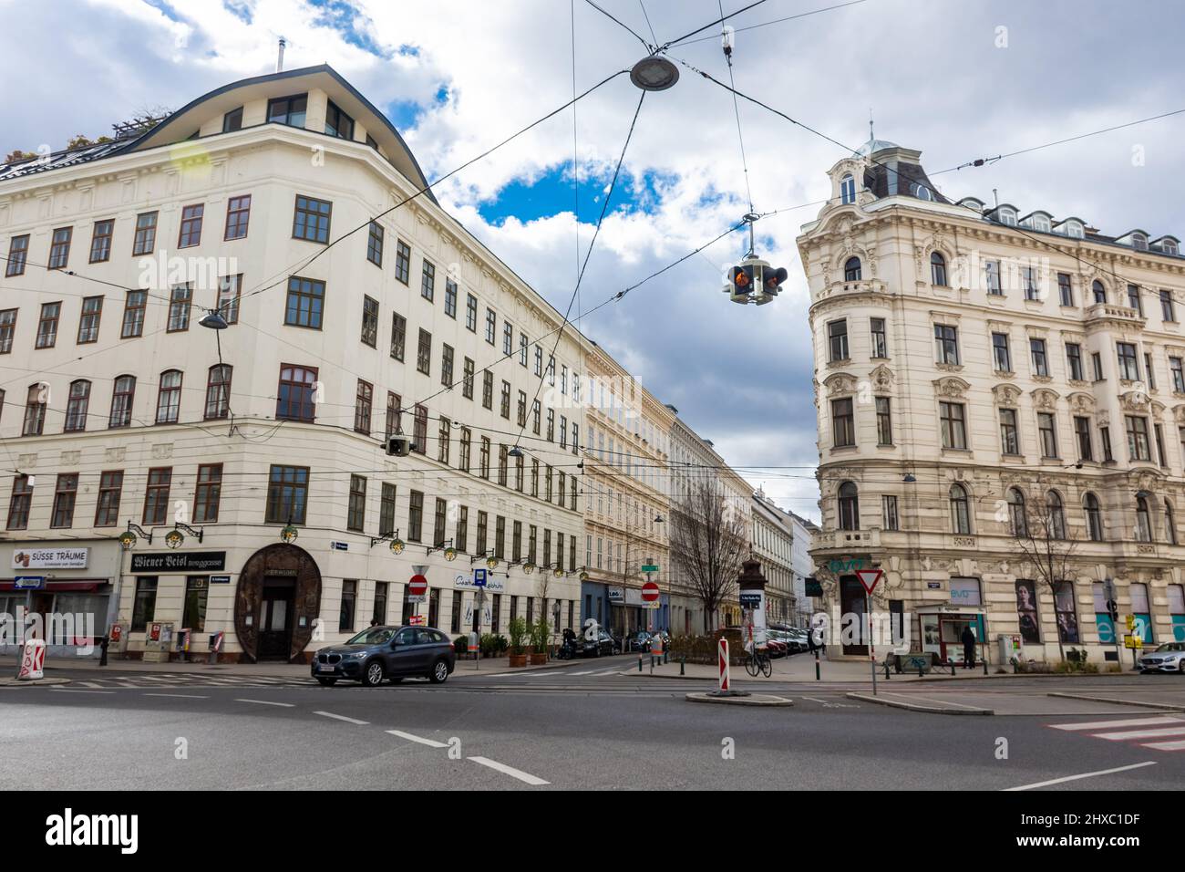 VIENNA, AUSTRIA, 19 FEBRUARY 2022: Street in Vienna Historic center ...
