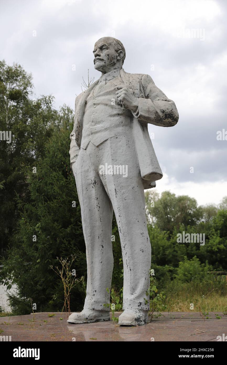 Lenin Statue in Chernobyl Exclusion Zone, Chernobyl, Ukraine Stock ...