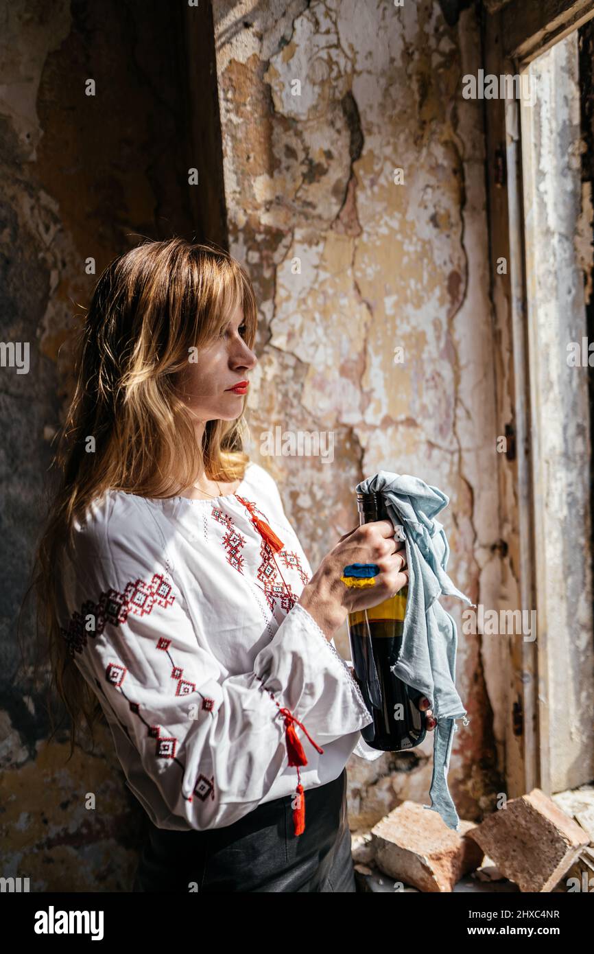 Ukrainian Molotov Cocktail High Resolution Stock Photography and Images ...