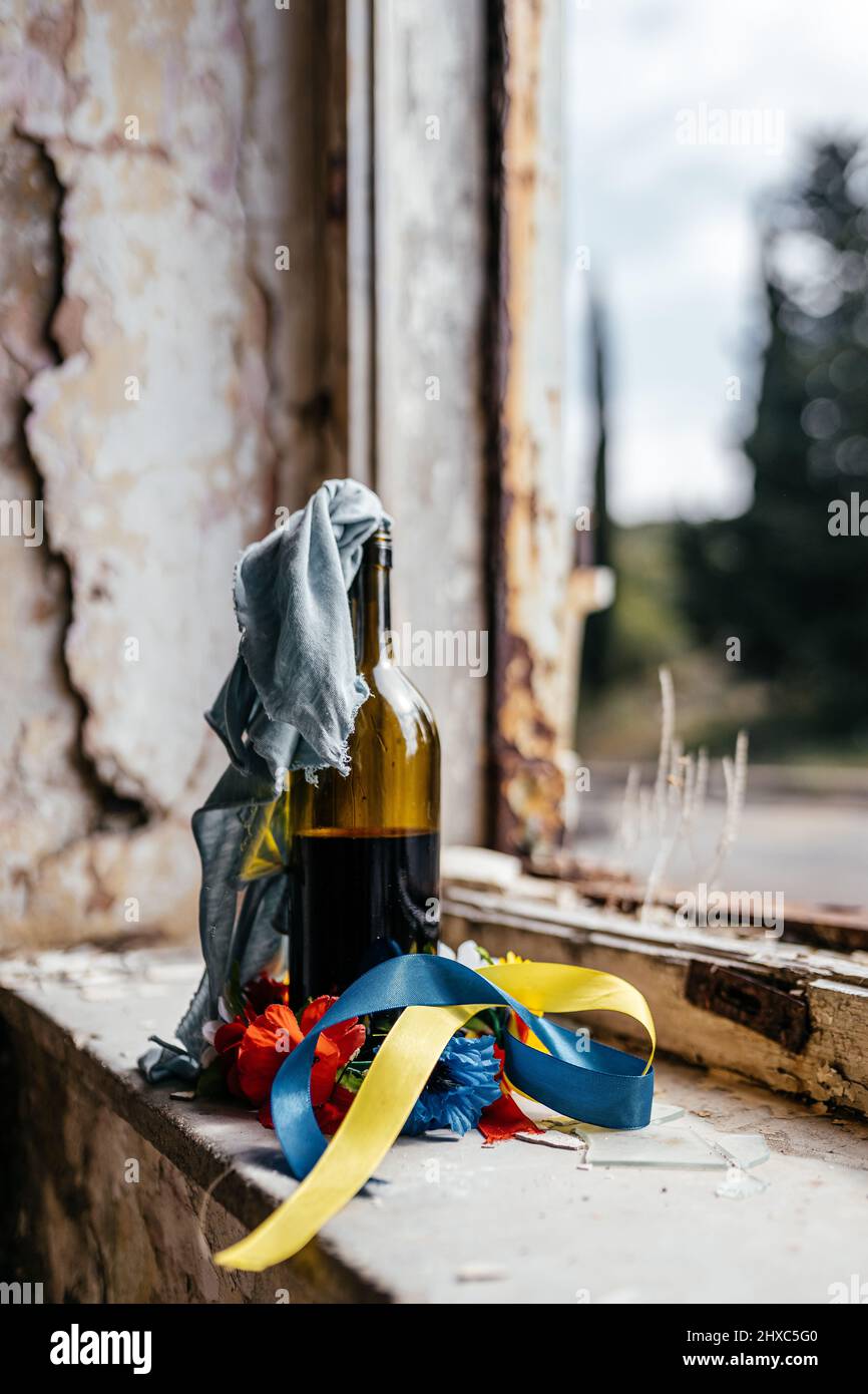 Molotov cocktail and symbols of Ukraine Stop War Stock Photo - Alamy