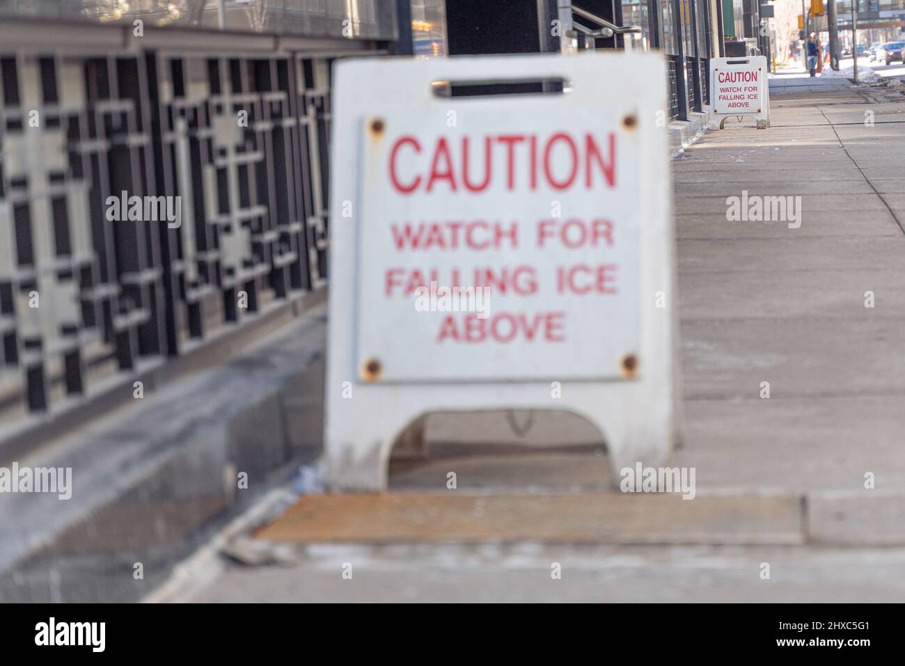 Danger falling ice sign hi-res stock photography and images - Alamy