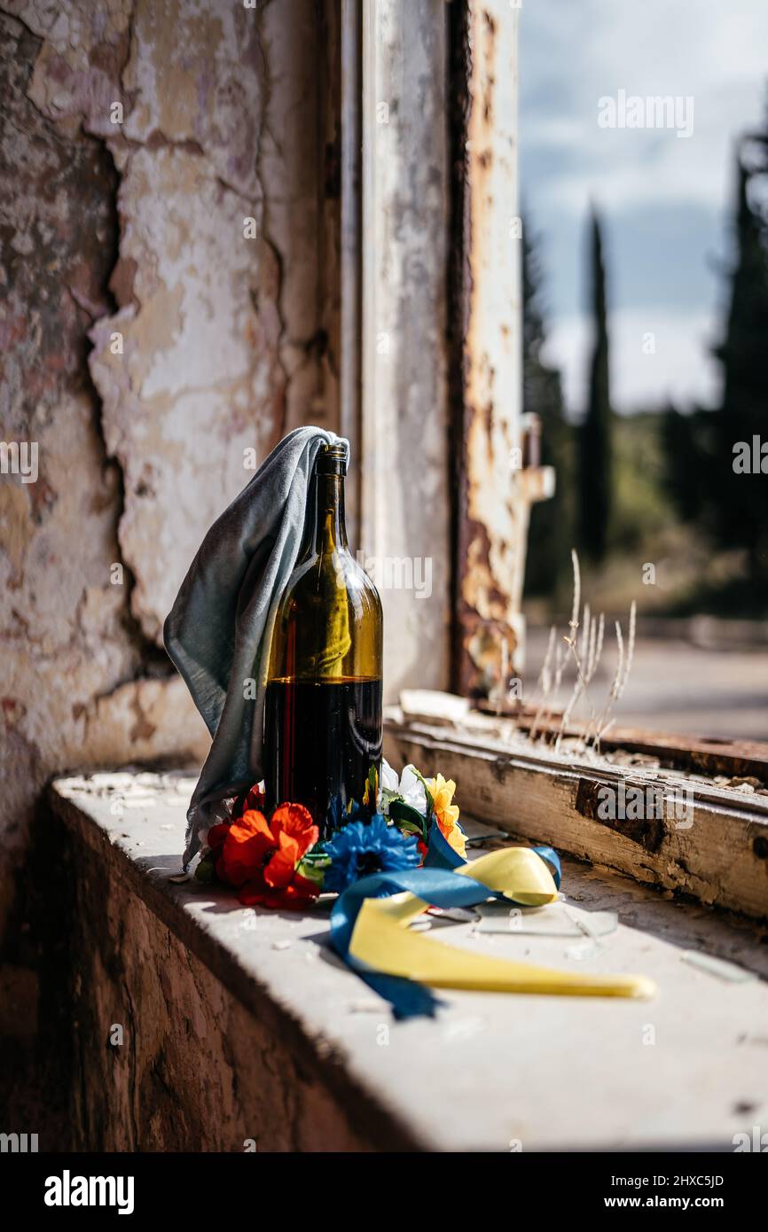 Molotov cocktail and symbols of Ukraine Stop War Stock Photo - Alamy