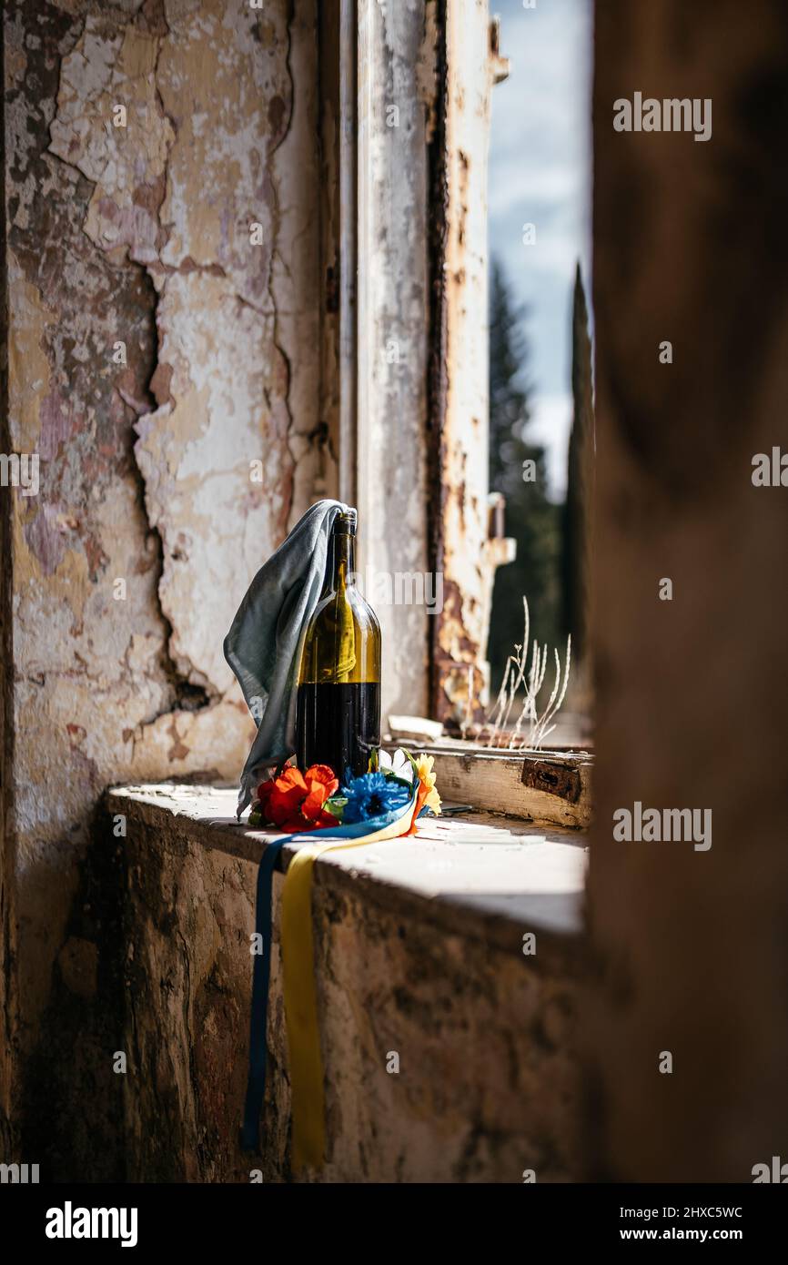 Molotov cocktail and symbols of Ukraine Stop War Stock Photo - Alamy