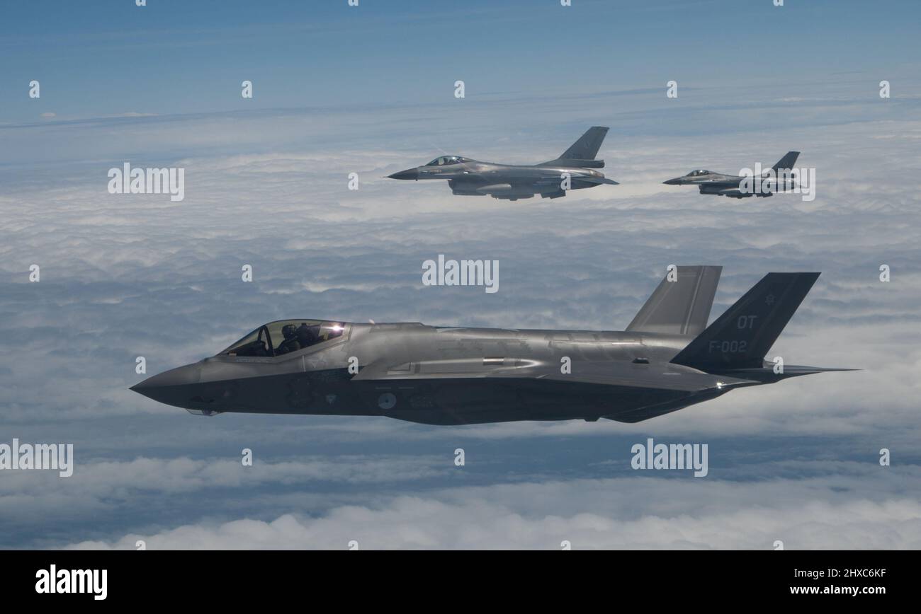 Dutch F-35 Lightning 2 aircraft, Royal Dutch Air Force Stock Photo - Alamy