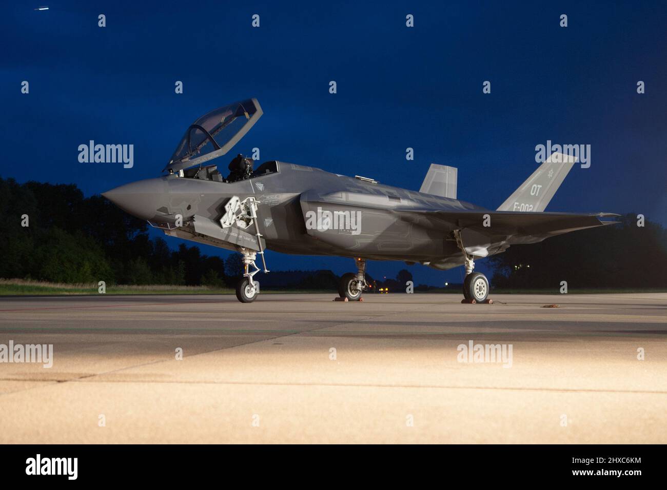 Dutch F-35 Lightning 2 aircraft, Royal Dutch Air Force Stock Photo - Alamy