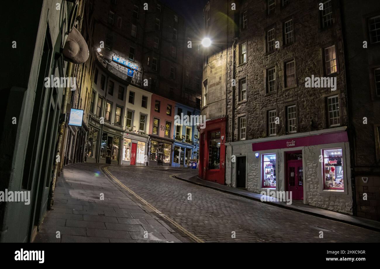 Victoria Street in Edinburgh at Night Stock Photo - Alamy