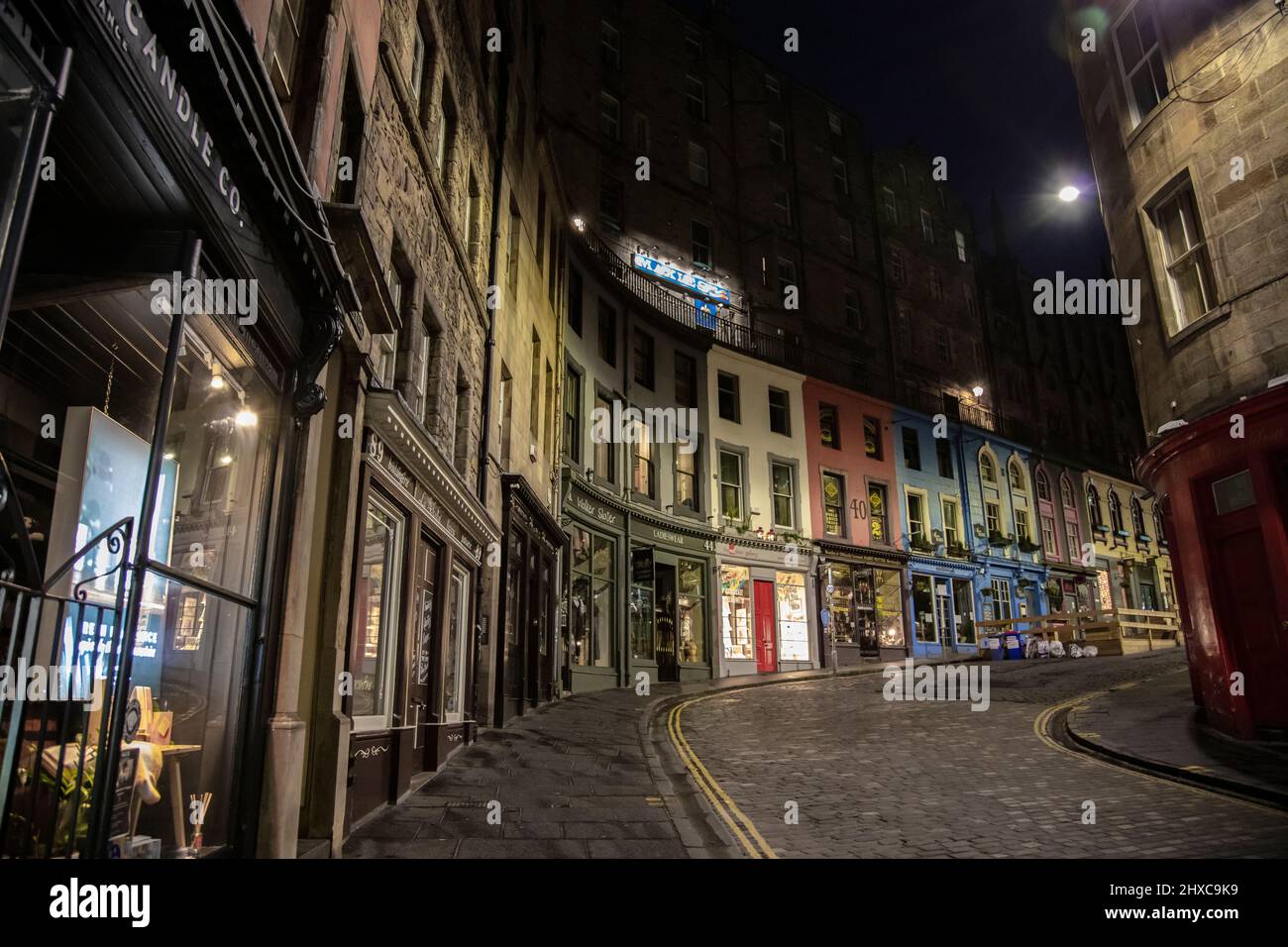 Victoria Street in Edinburgh at Night Stock Photo - Alamy