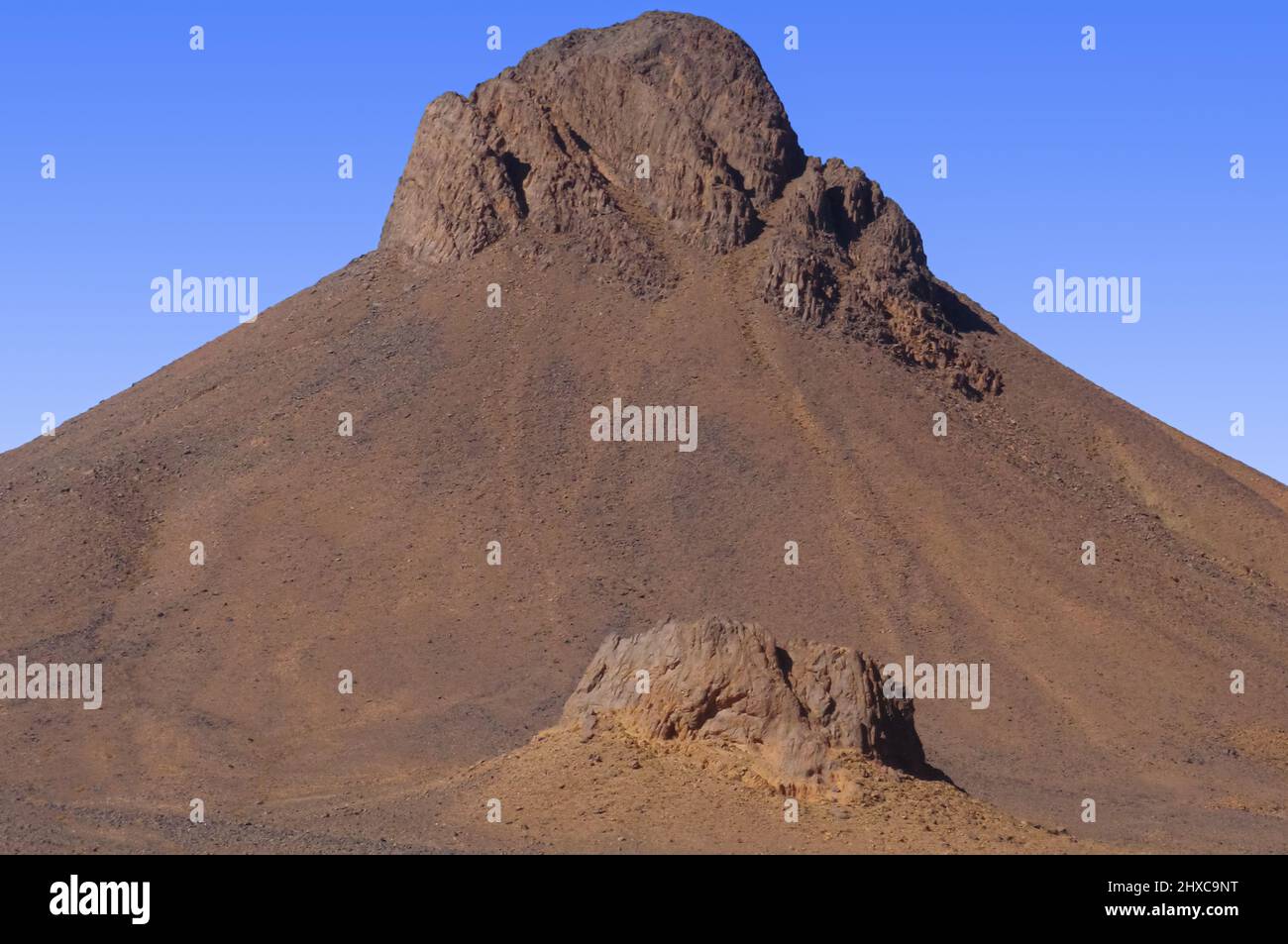 Hoggar mountains in the Sahara desert Stock Photo - Alamy