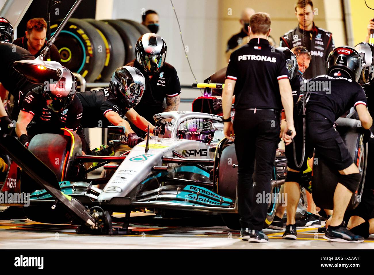 2022 formula one pit stop mercedes hi-res stock photography and images ...
