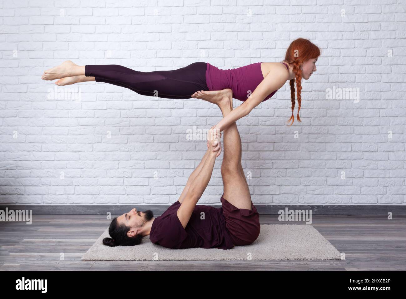 Supported reverse bird hi-res stock photography and images - Alamy