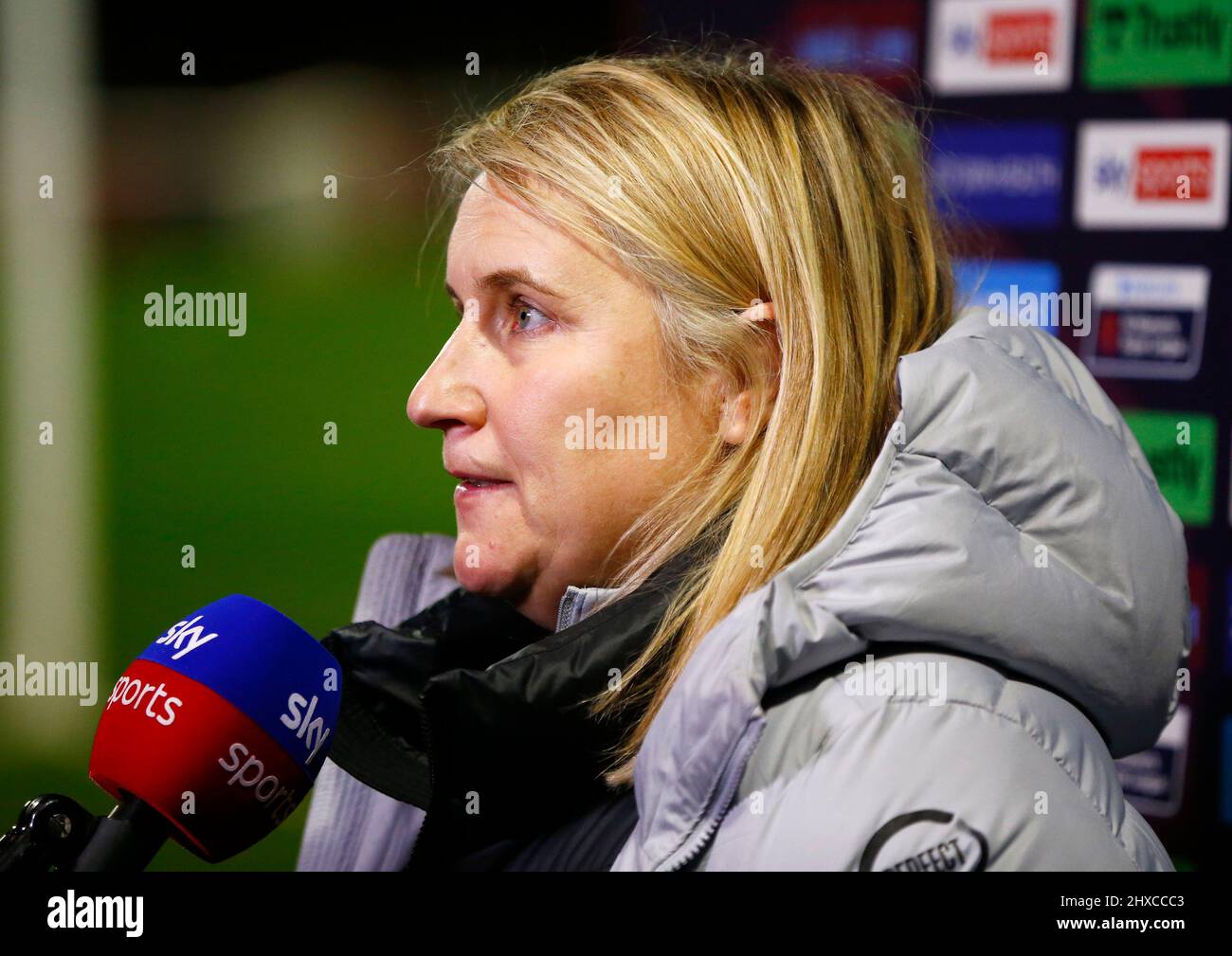DAGENHAM, ENGLAND - MARCH 10: Chelsea Women Head Coach Emma Hayes ...