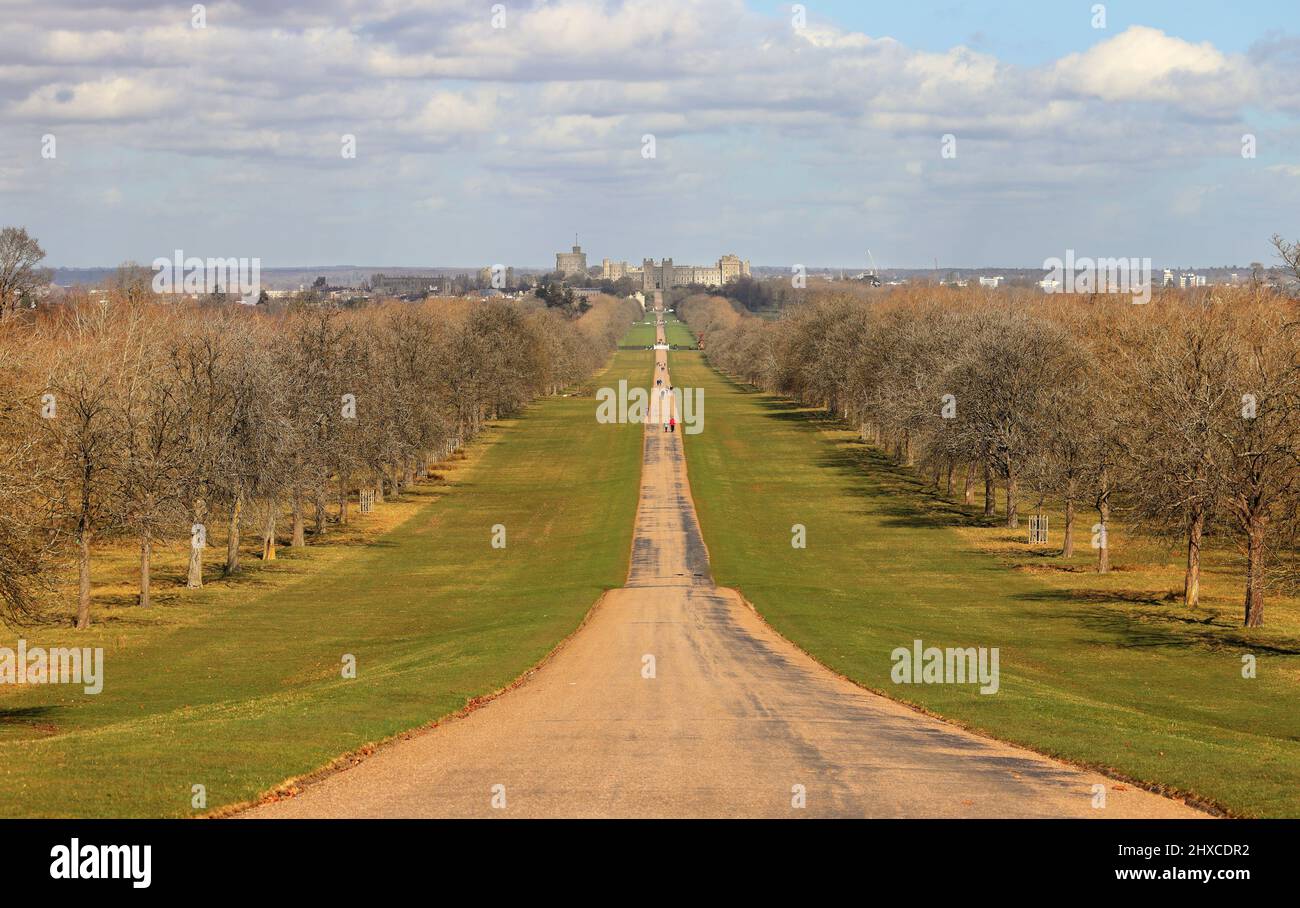 The windsor castle panorama hi-res stock photography and images - Alamy