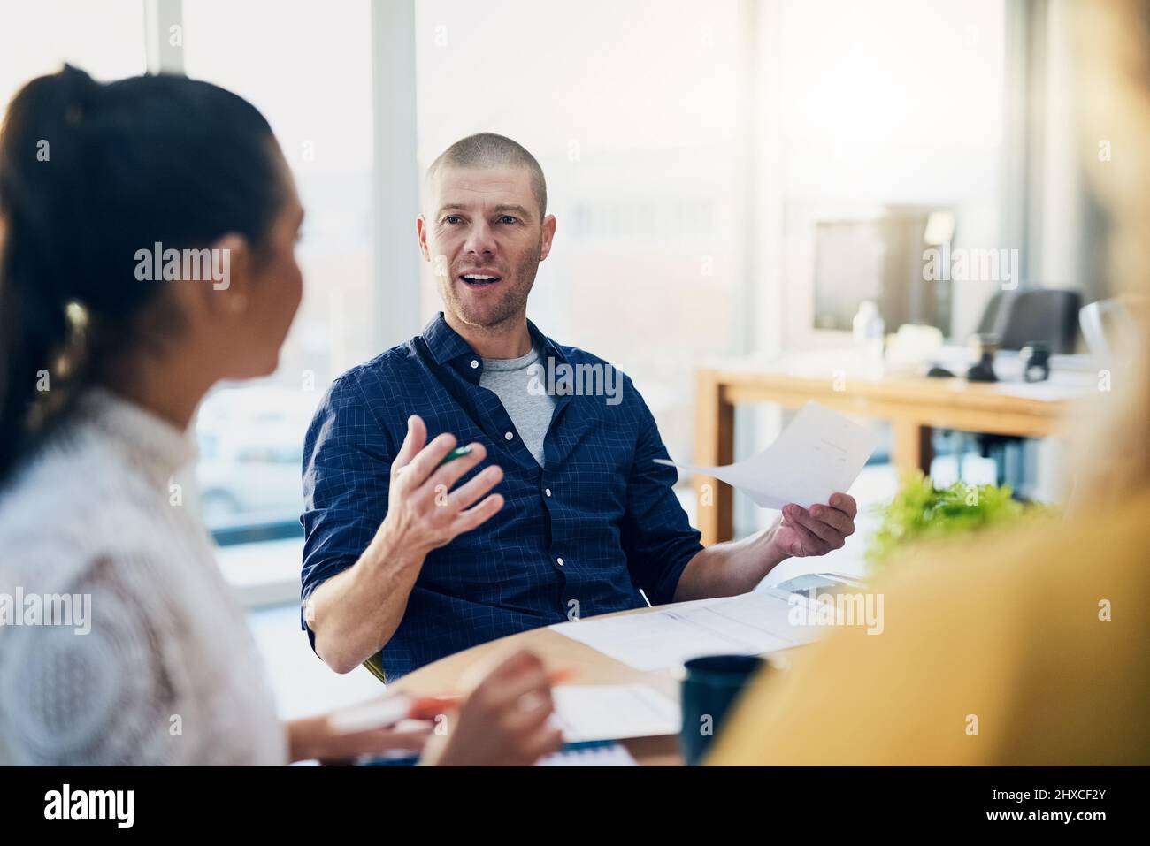 Boardroom person addressing group hi-res stock photography and images ...