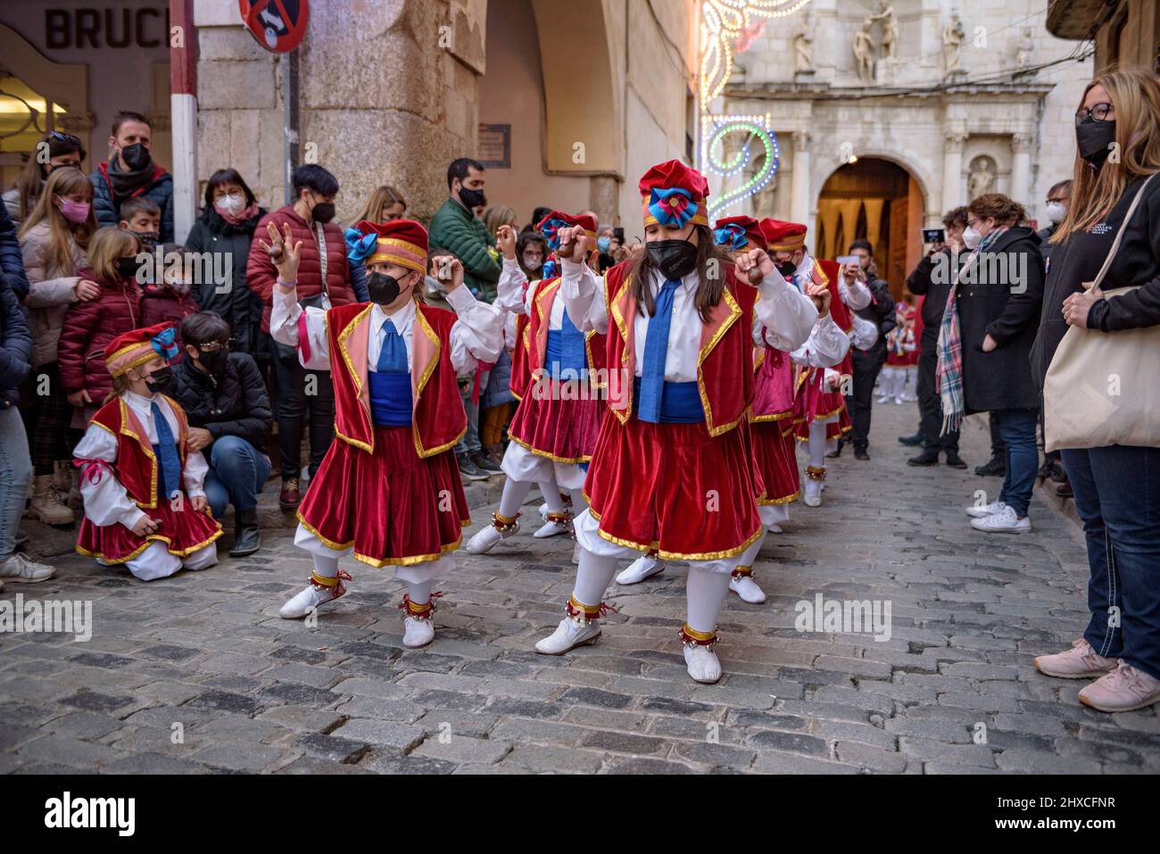 The Valls Ball de la Primera in the Procession of the 2022 (2021+1 ...