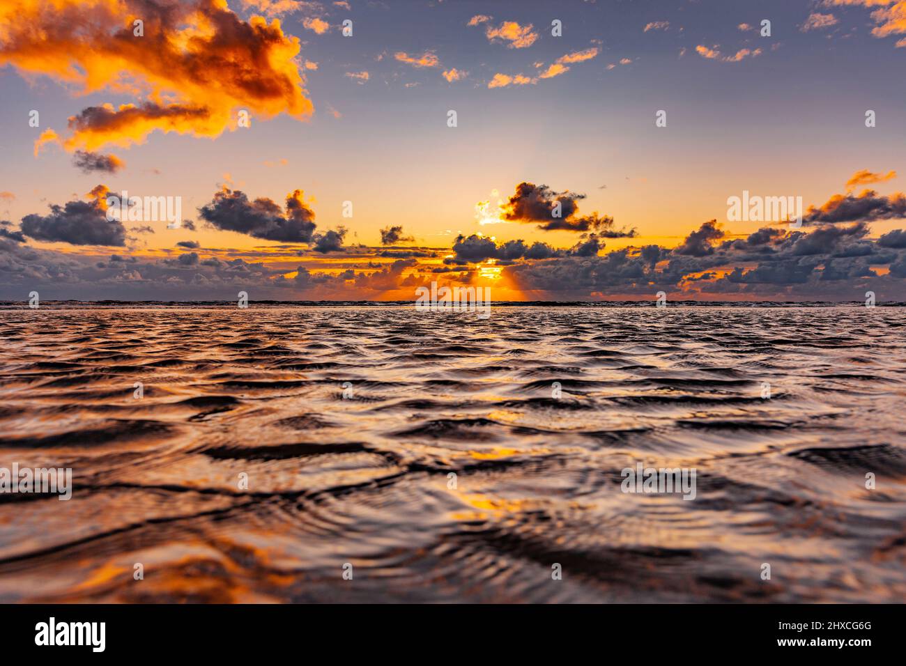 Golden rays of setting sun hi-res stock photography and images - Alamy