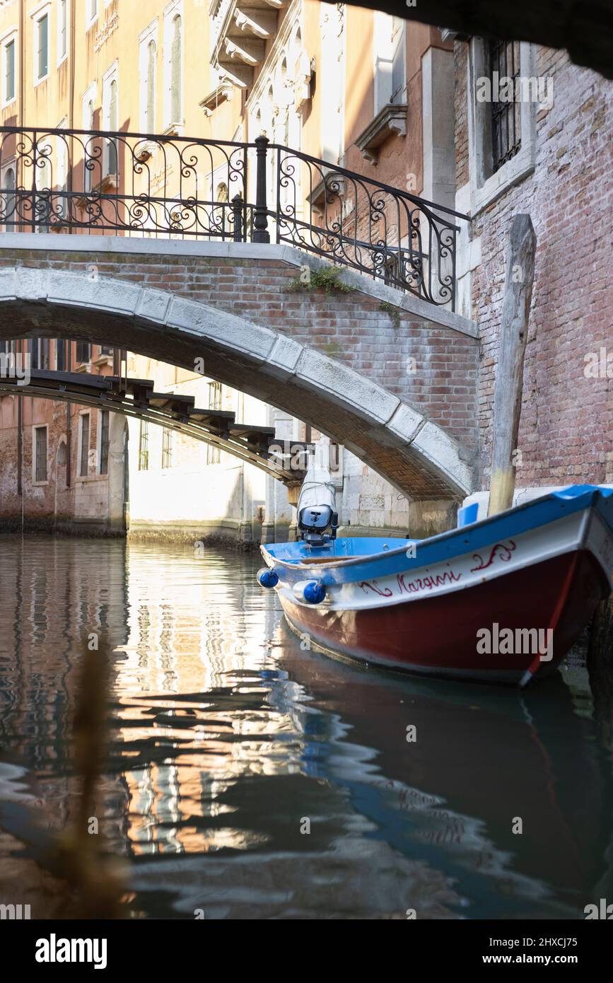 Small canal hi-res stock photography and images - Alamy