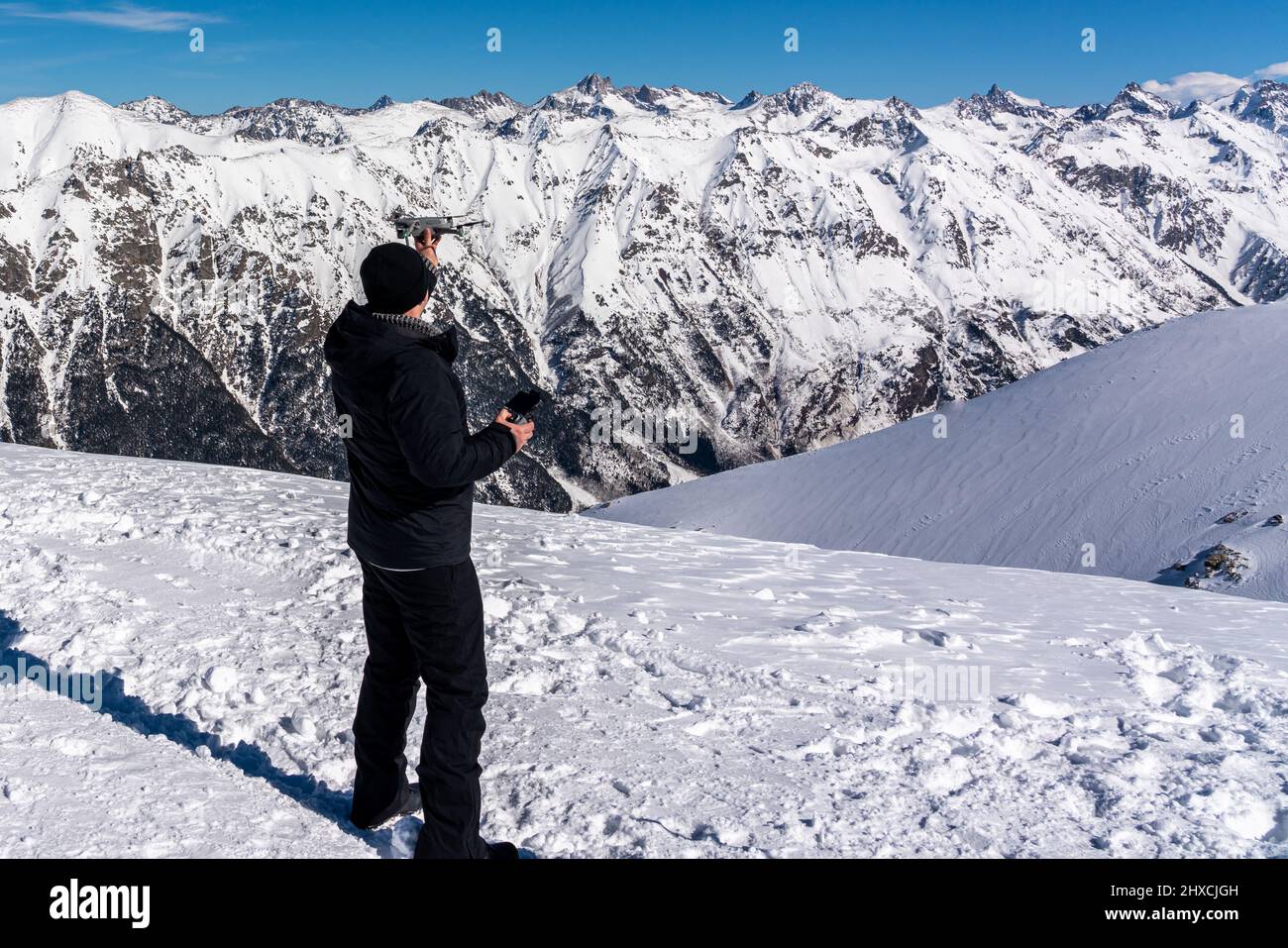 Drone taking off from top hi-res stock photography and images - Alamy