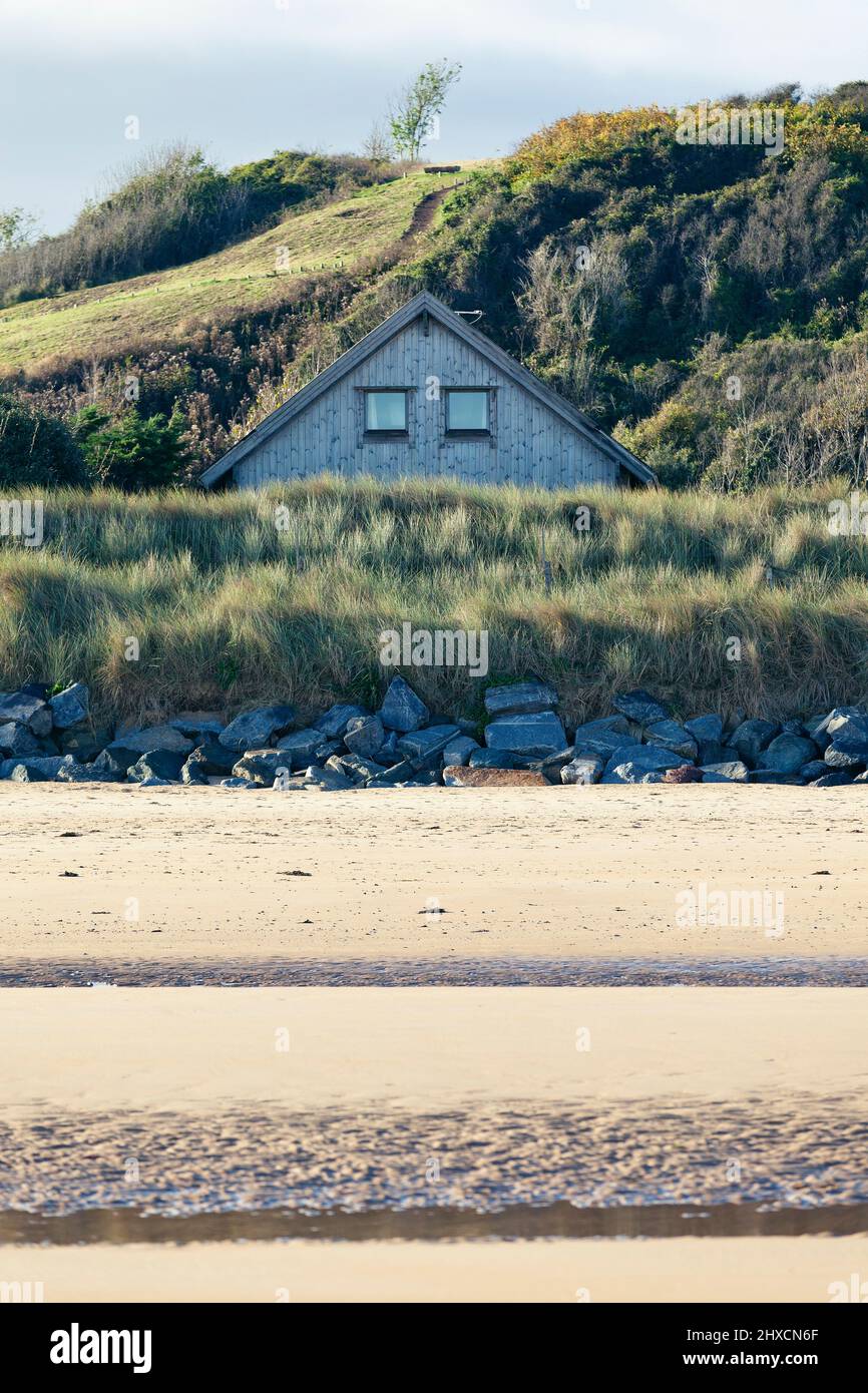 Secluded beach house hi-res stock photography and images - Alamy