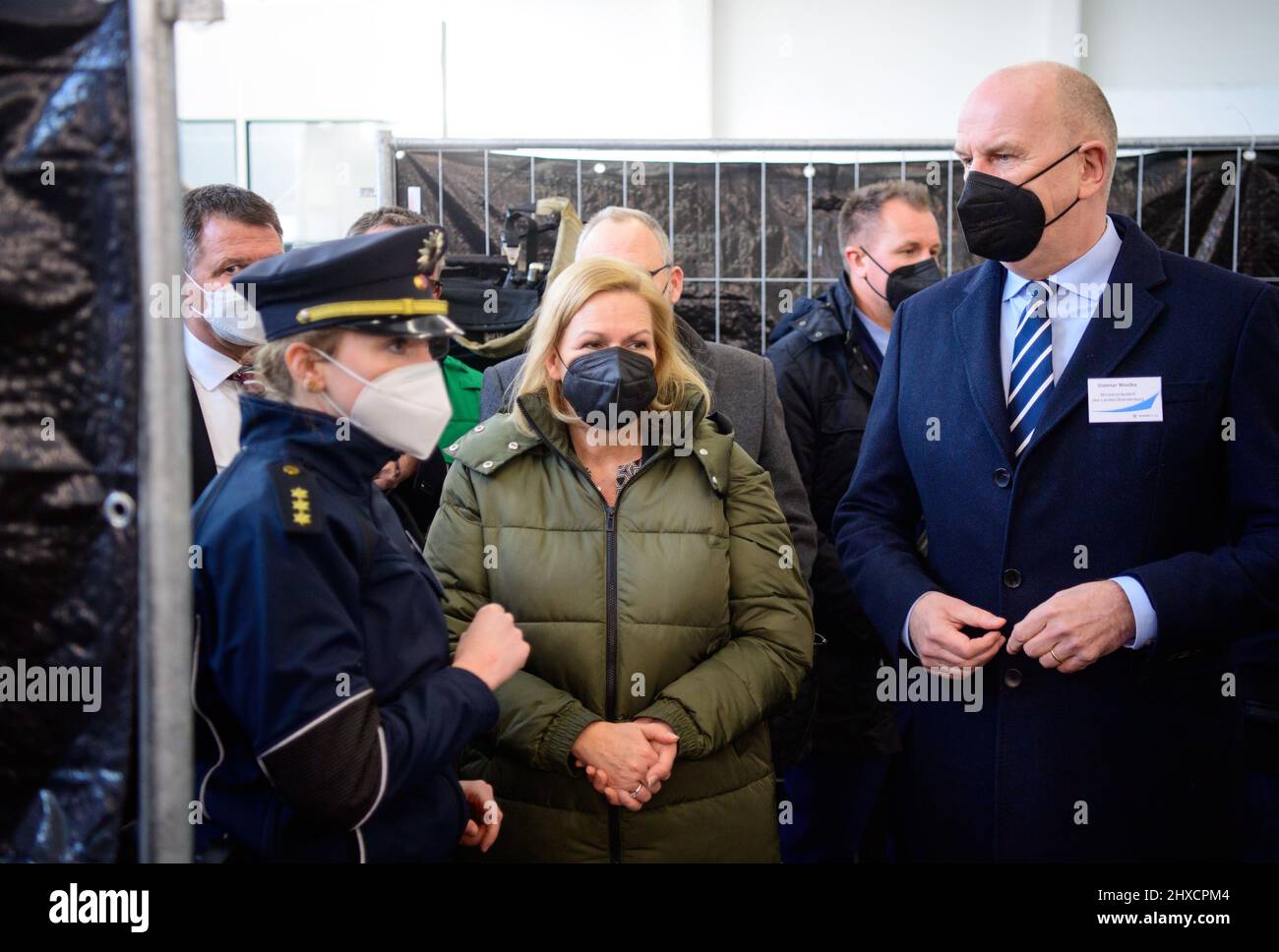 11 March 2022, Brandenburg, Frankfurt (Oder): Nancy Faeser (center ...