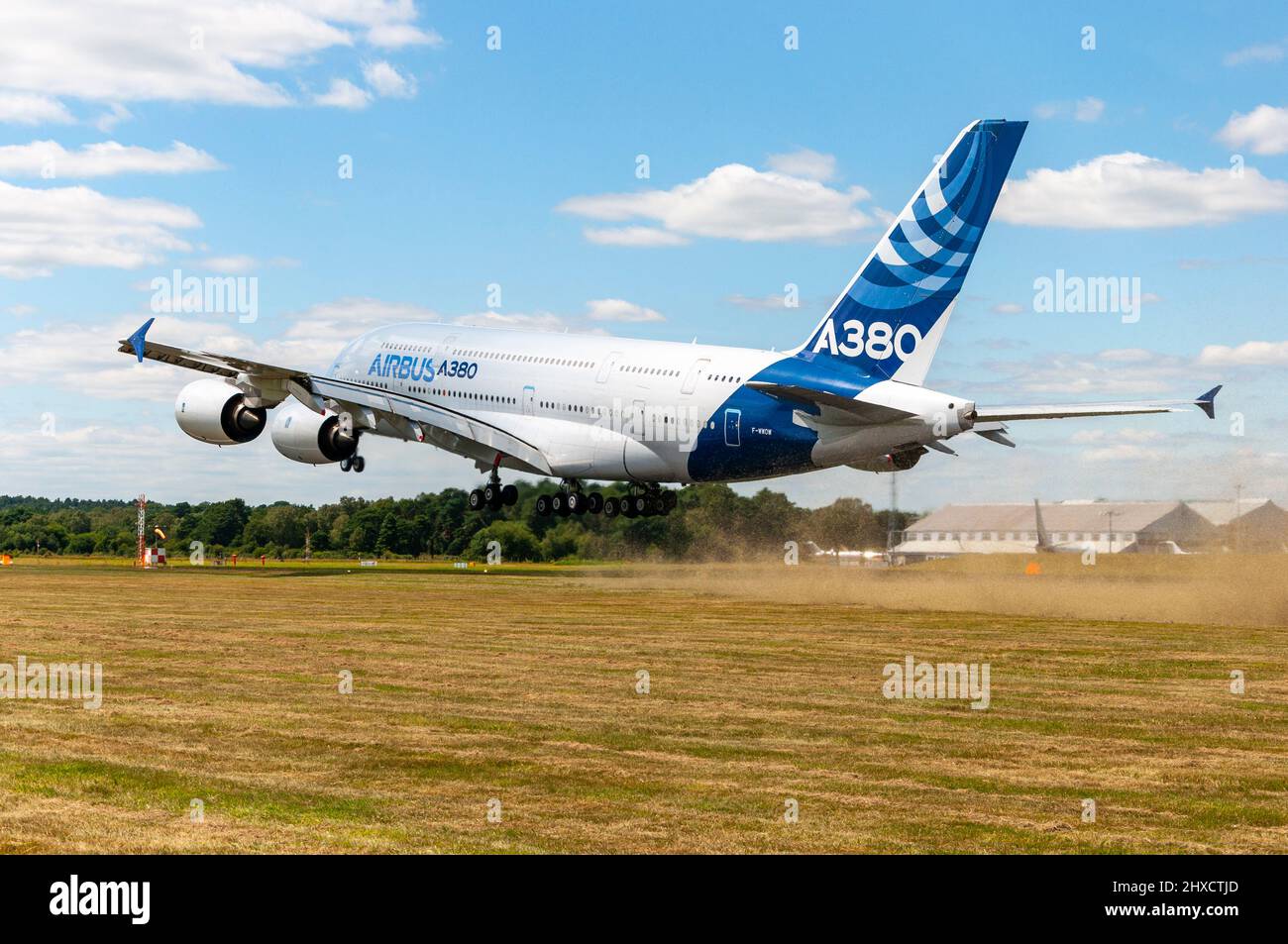 Prototype Airbus A380 MSN001 F-WWOW, taking off at Farnborough ...