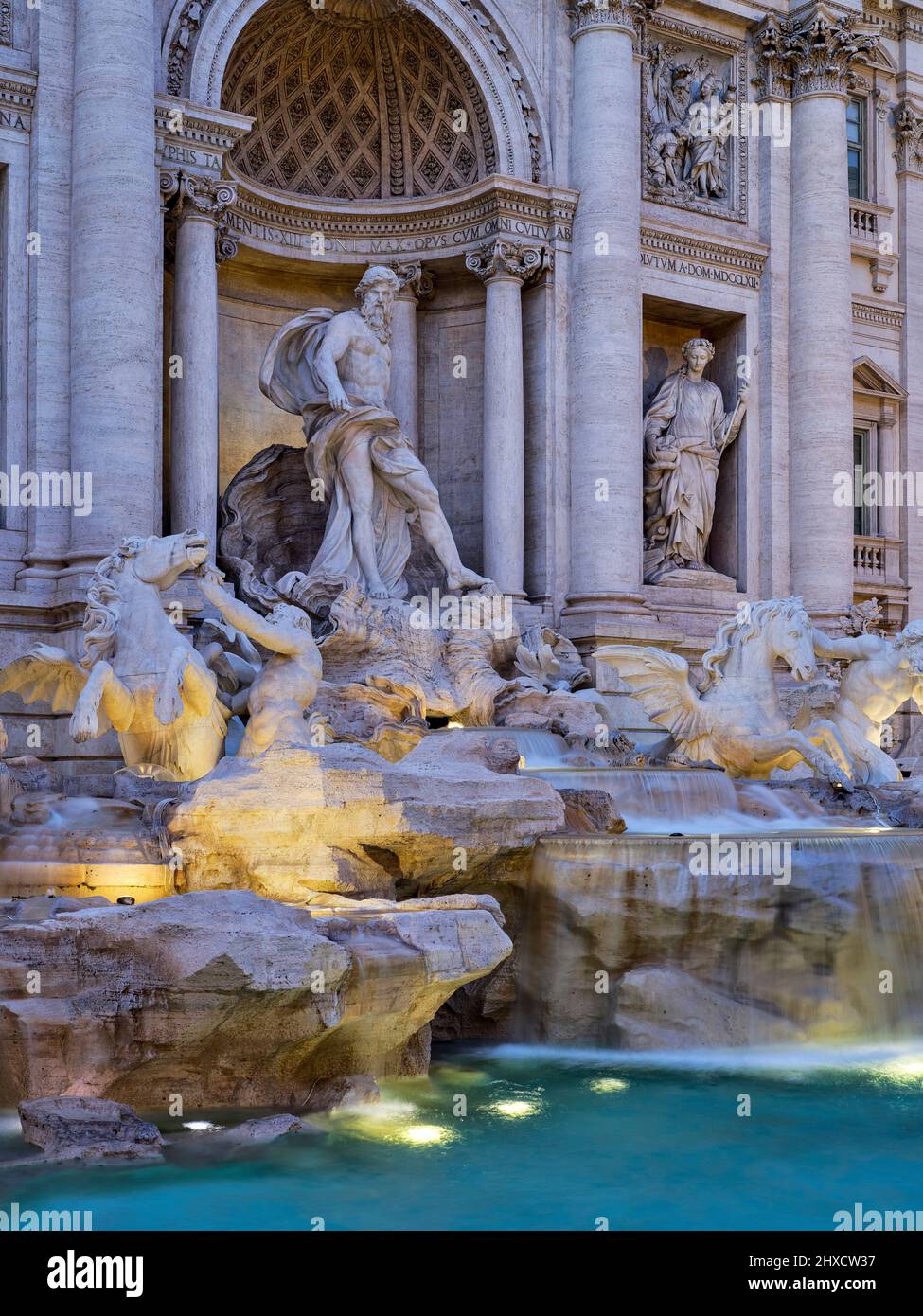 Plaza trevi hi-res stock photography and images - Alamy