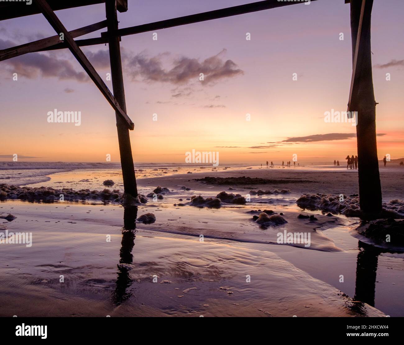 Colorful sunset beachscape hi-res stock photography and images - Alamy