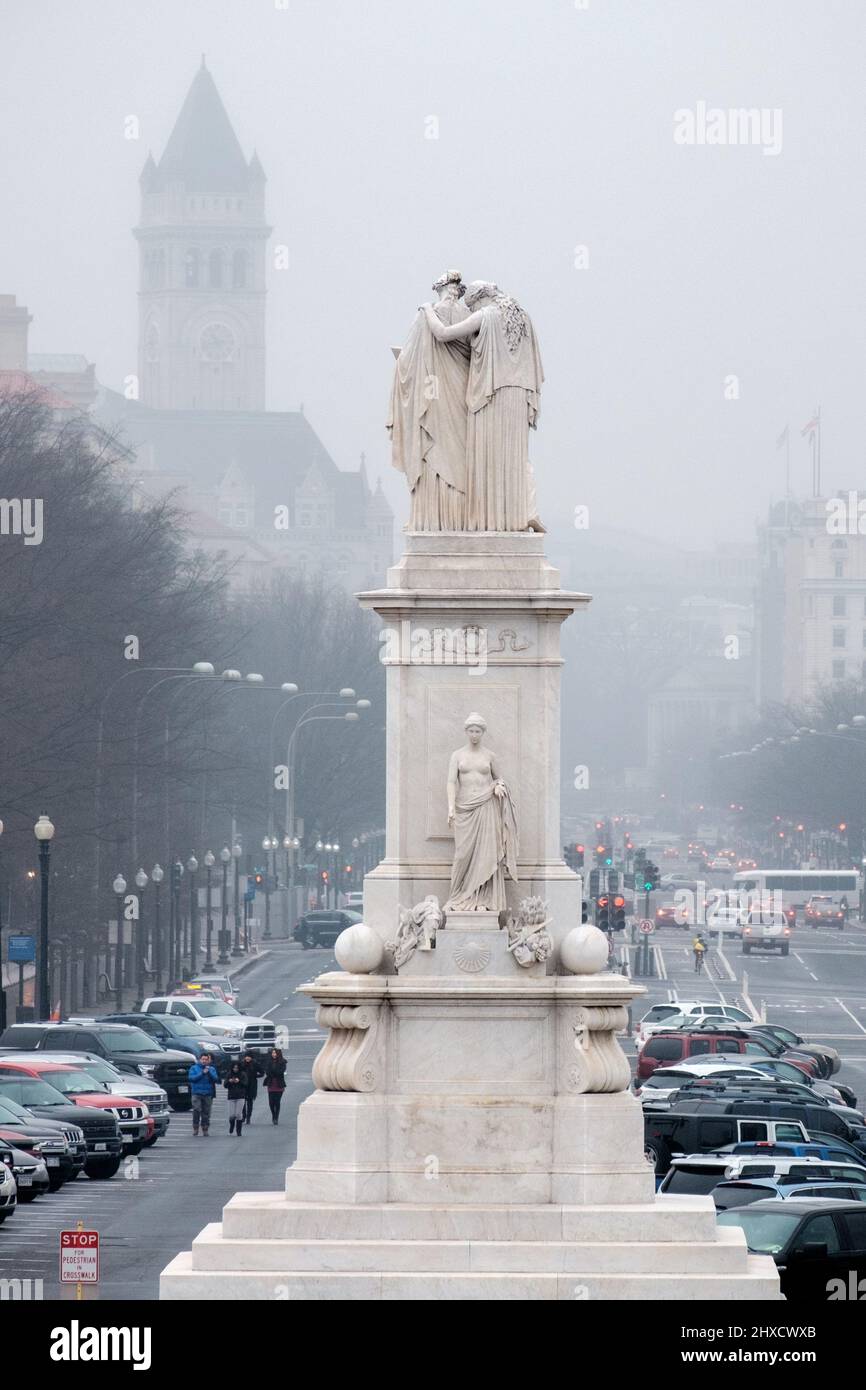 Naval monument washington hi-res stock photography and images - Alamy