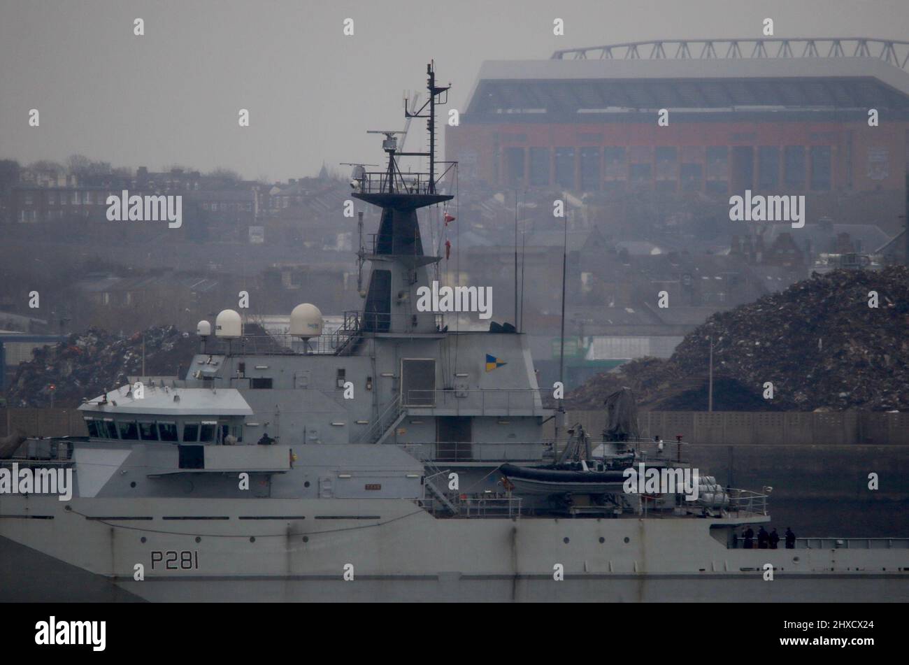 HMS Tyne leaving Liverpool hms tyne Stock Photo - Alamy