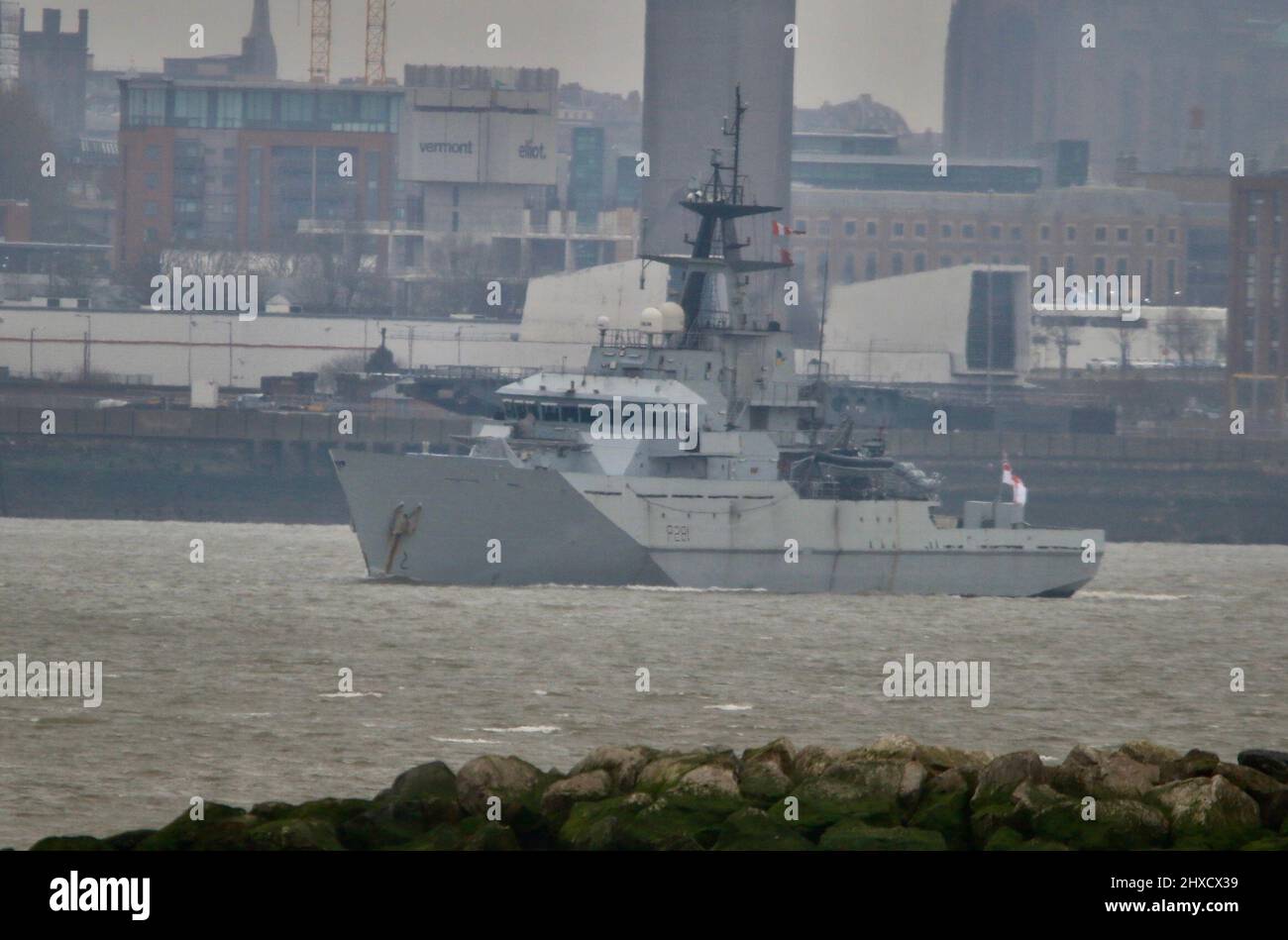 HMS Tyne leaving Liverpool hms tyne Stock Photo - Alamy