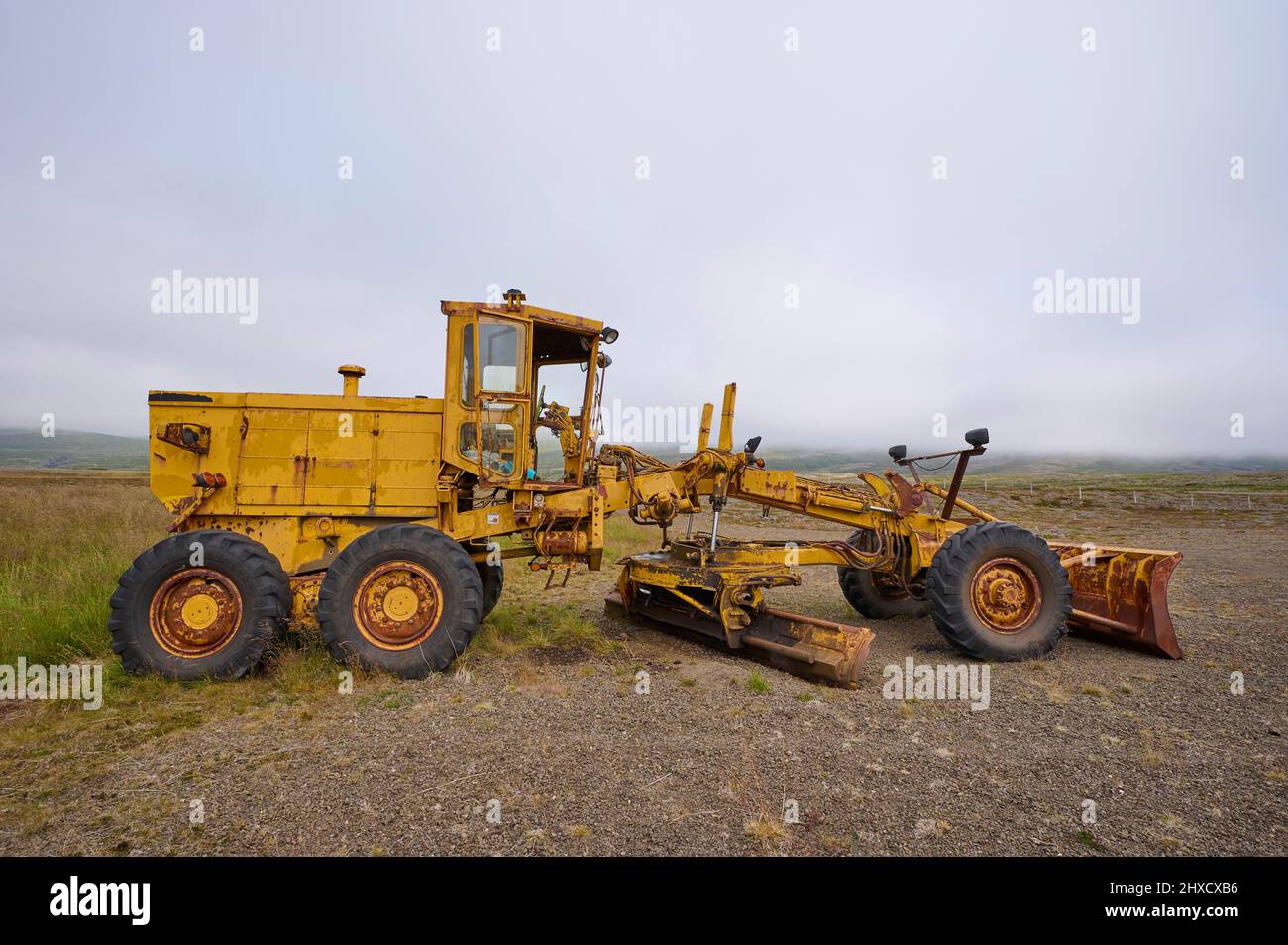 Bulldozer, Grader, Construction machine, Old, Parked, Scrap, Austurland ...
