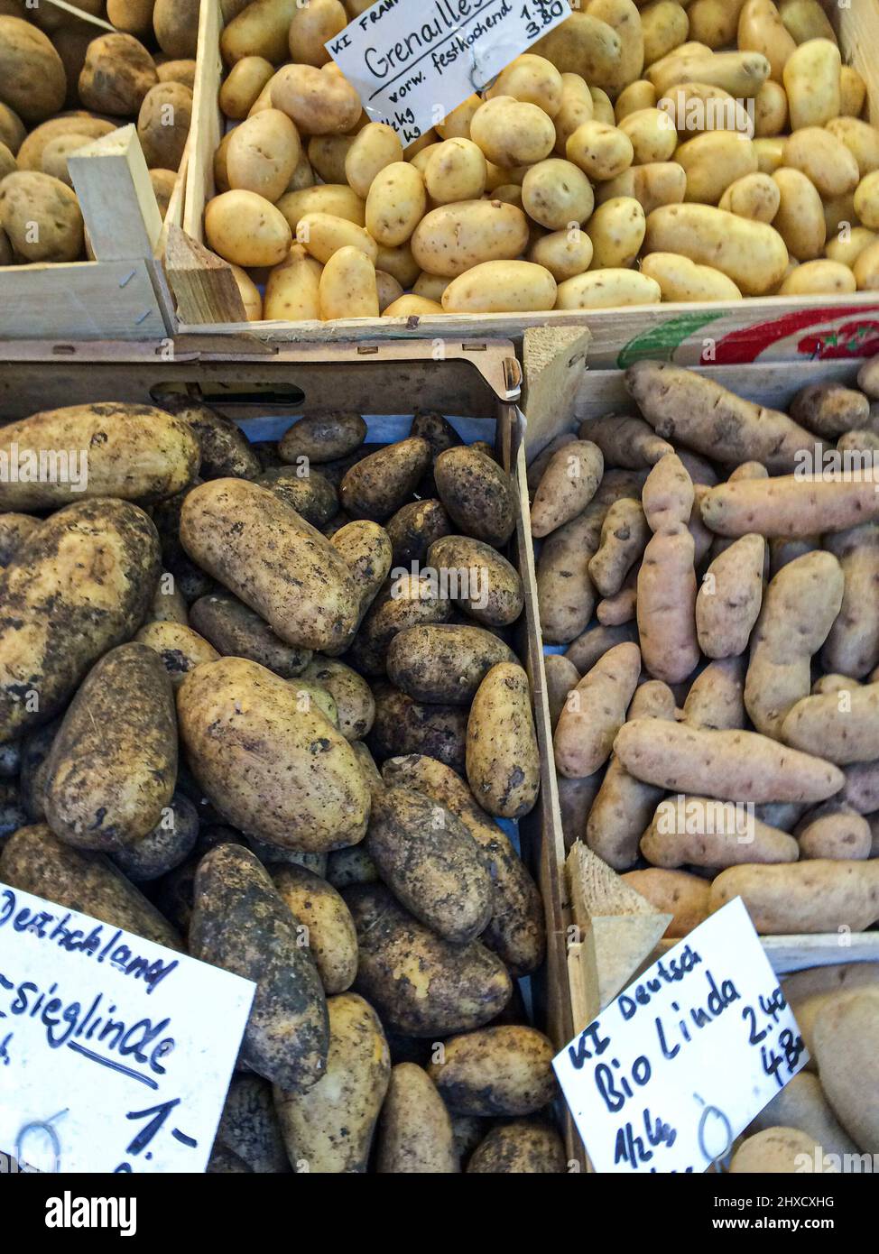 potatoes, market stall Stock Photo - Alamy