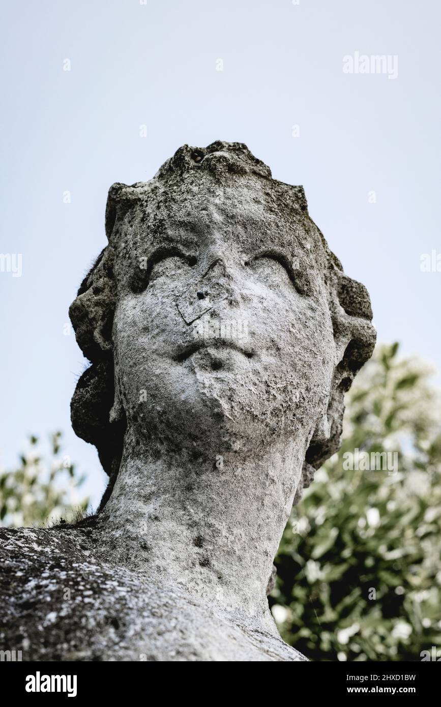 Old statue decay hi-res stock photography and images - Alamy