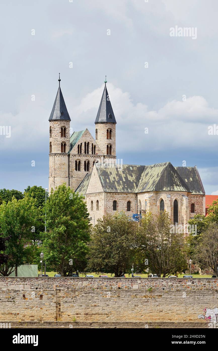 Magdeburg church hi-res stock photography and images - Alamy