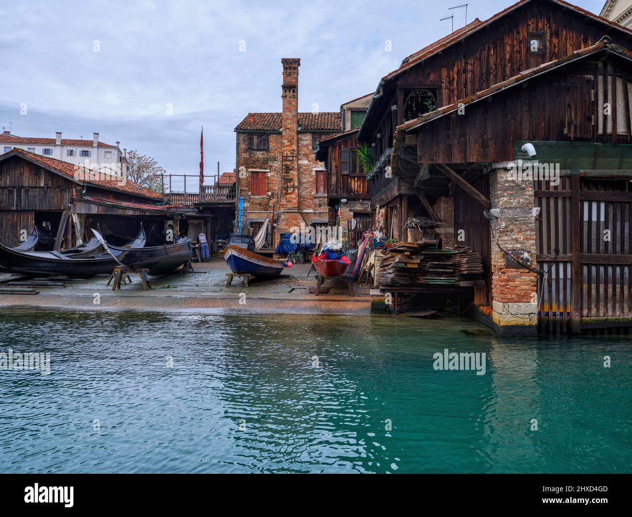 Gondola shipyard at Rio de San Trovaso, Venice Stock Photo - Alamy