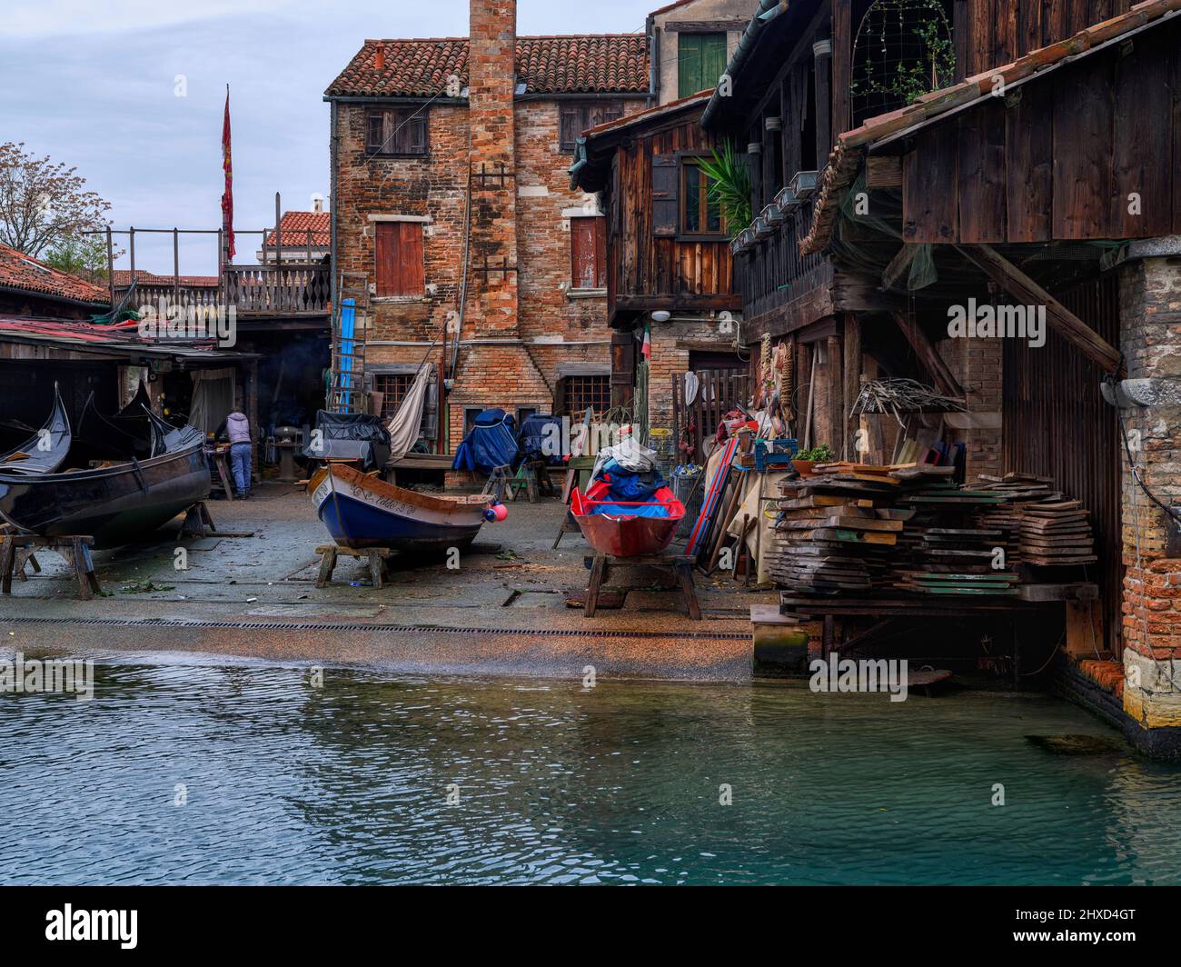 Gondola shipyard at Rio de San Trovaso, Venice Stock Photo - Alamy