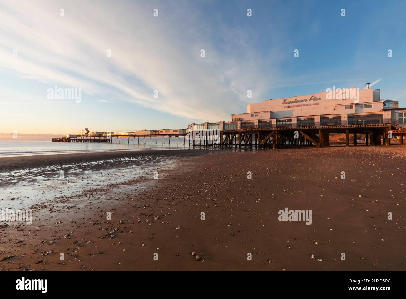 England, Isle of Wight, Sandown, Sandown Beach and Pier Stock Photo - Alamy