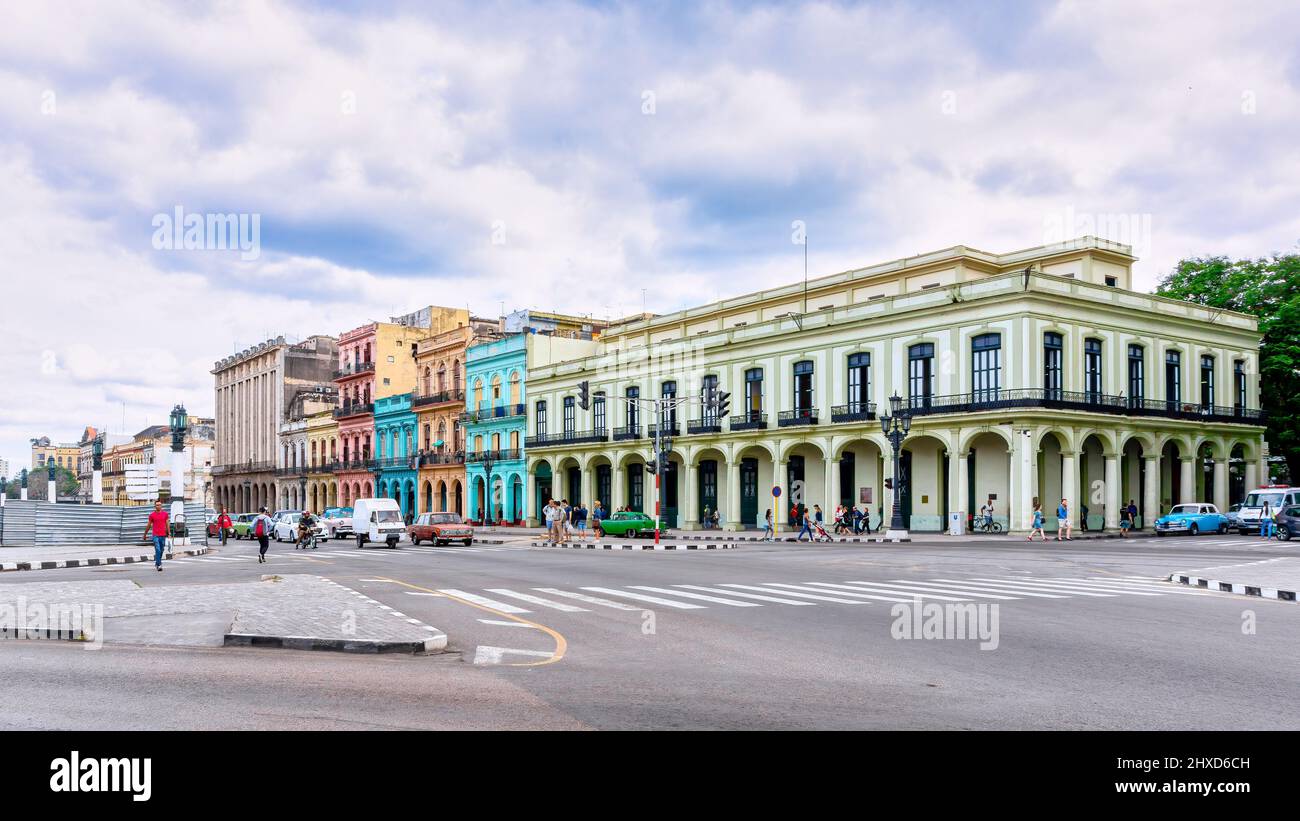 Colonial style buildings in Havana, Cuba Stock Photo - Alamy