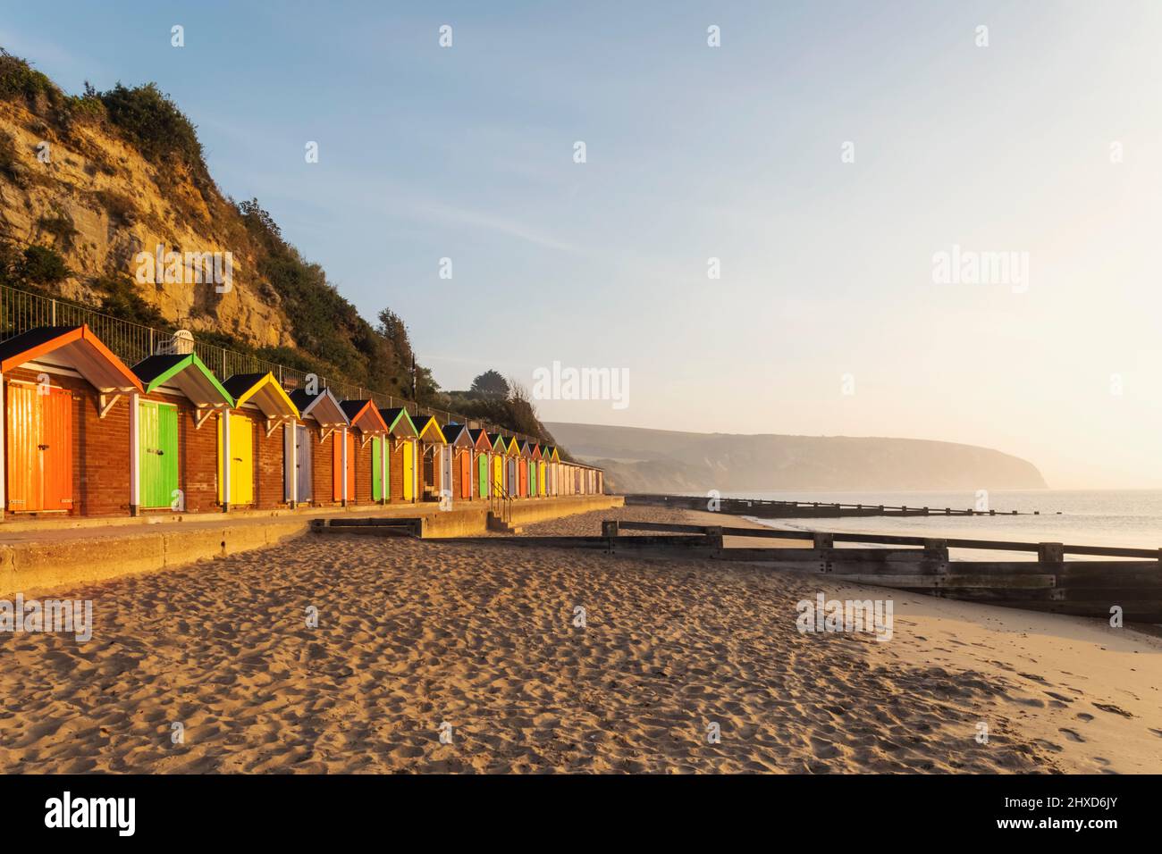 England, Dorset, Isle of Purbeck, Swanage, Swanage Beach, Colourful ...