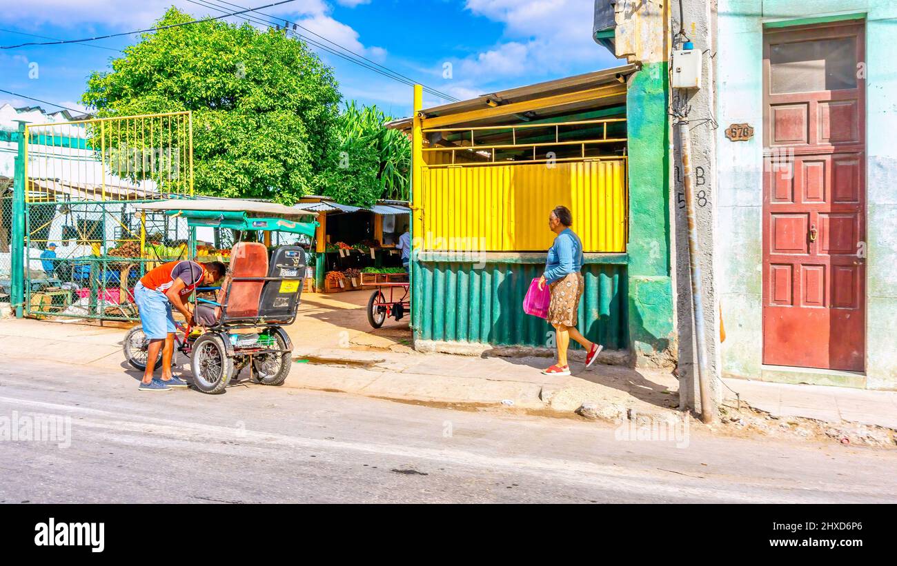 Cuba havana lifestyle market hi-res stock photography and images - Alamy