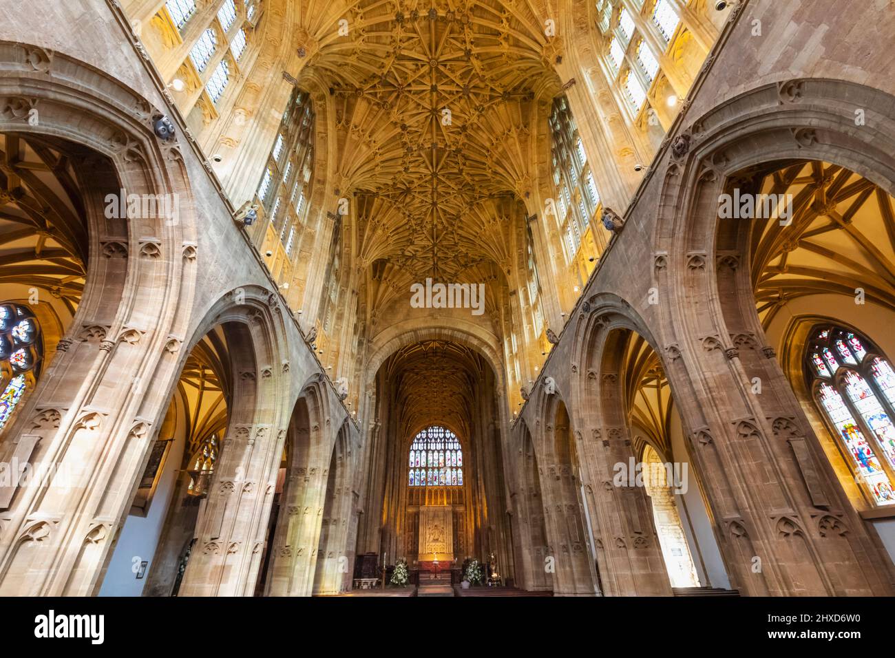 Abbeys of britain interior hi-res stock photography and images - Alamy