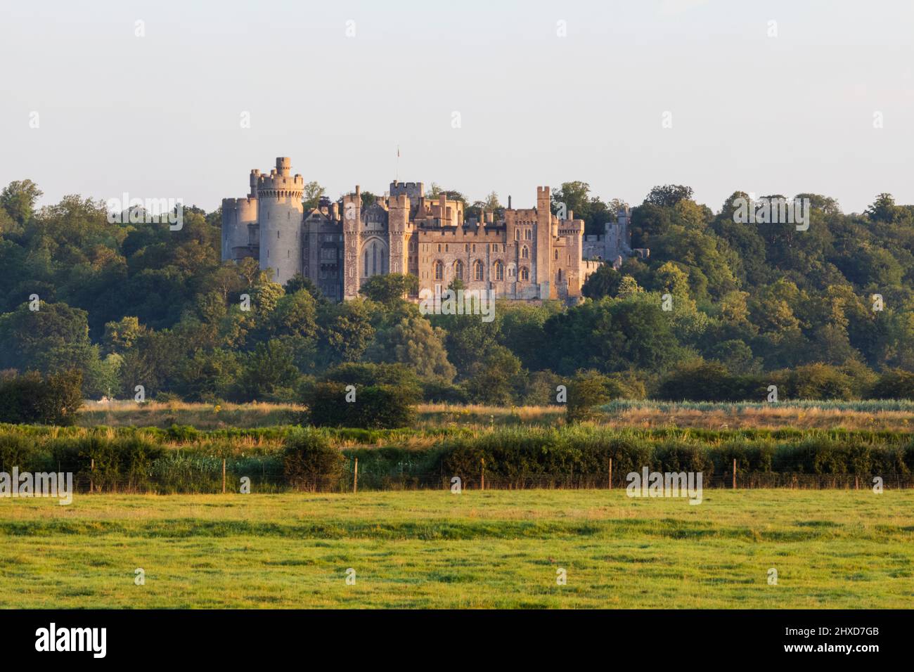 Early medieval castle hi-res stock photography and images - Alamy