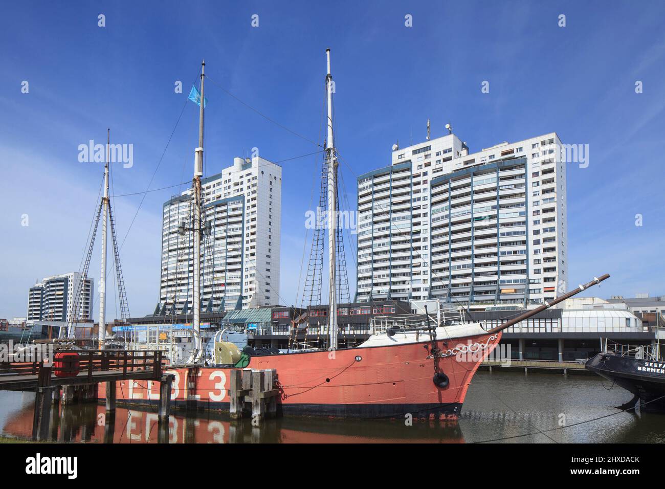 Columbus Center shopping mall and German Maritime Museum with museum ...