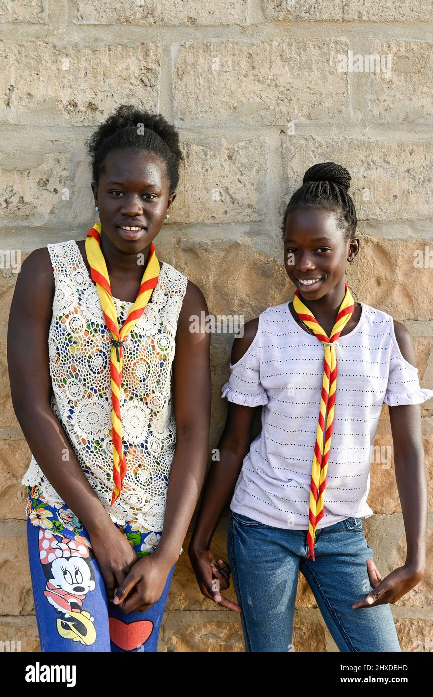 Kinder kinder pfadfinder hi-res stock photography and images - Alamy