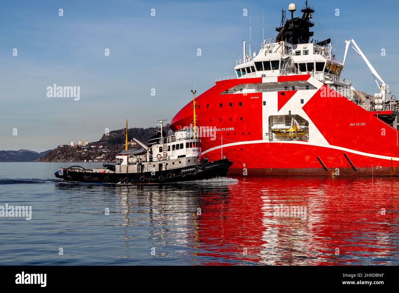 Veteran tug boat Vulcanus (built 1959) in Byfjorden, enroute to port of ...