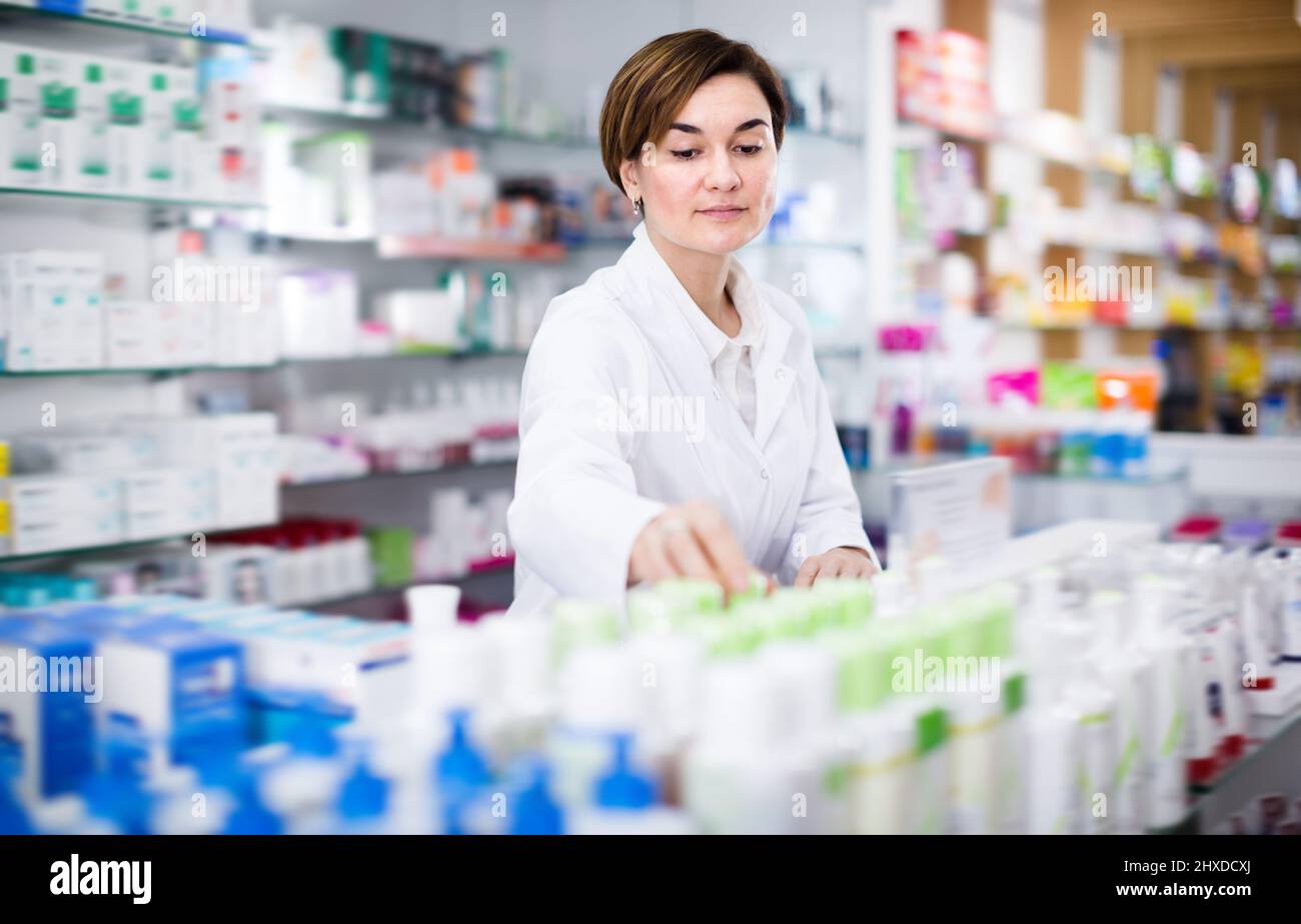 Organizing and arranging hi-res stock photography and images - Alamy